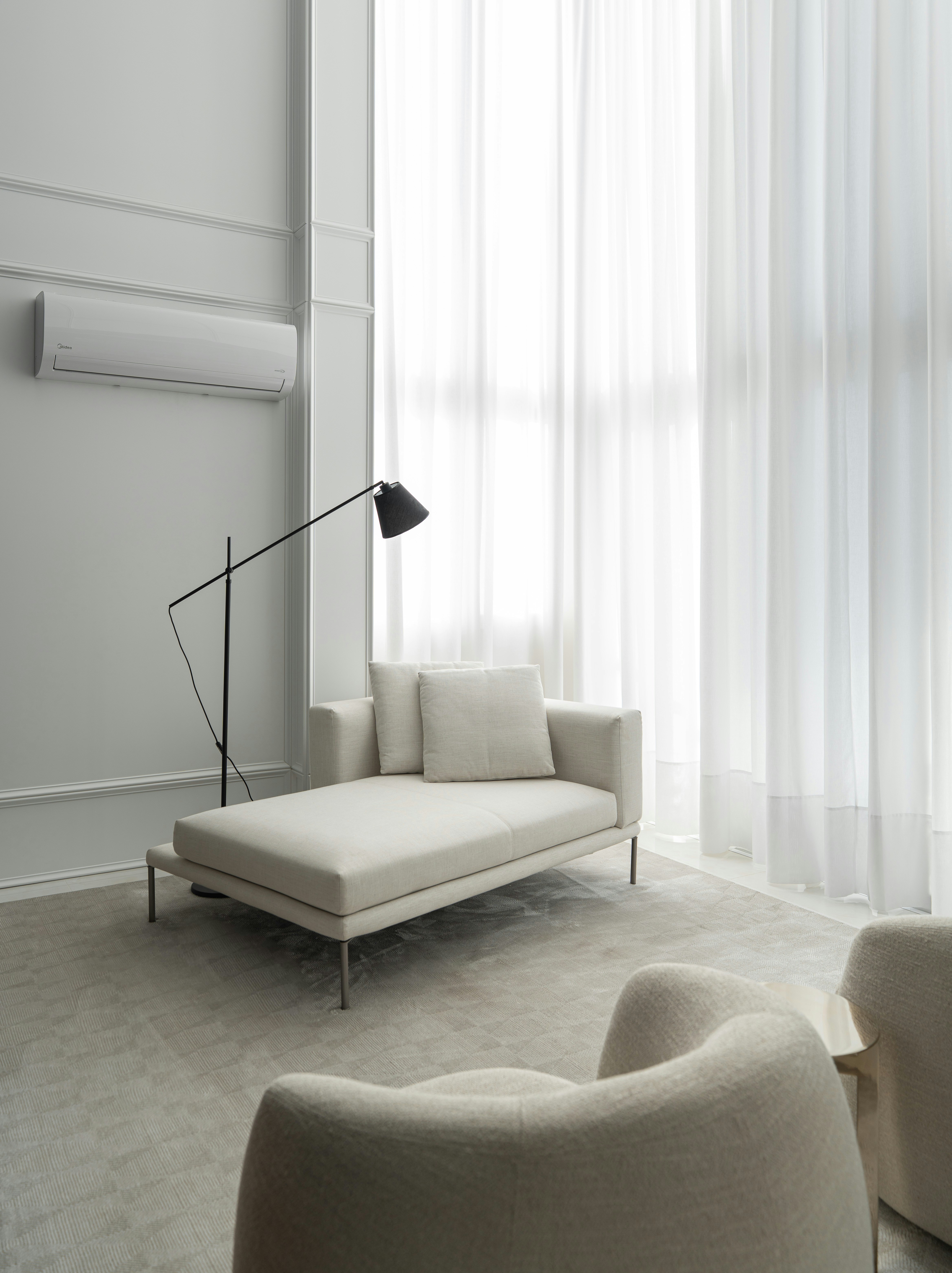 Minimalist Living Room: Soft Light, Strong Lines