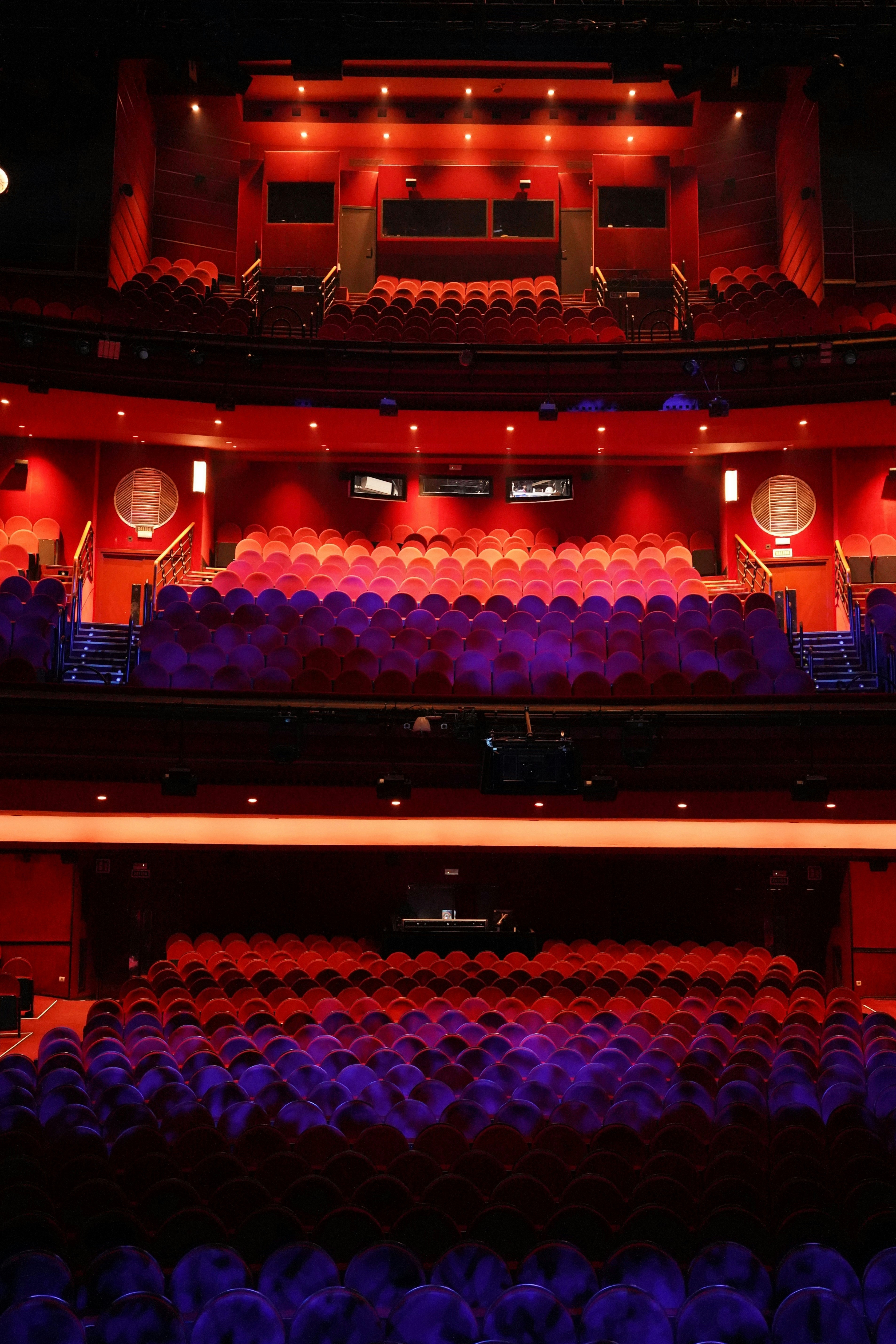 Red Velvet Auditorium: A Deep Dive into a Multilevel Theater)