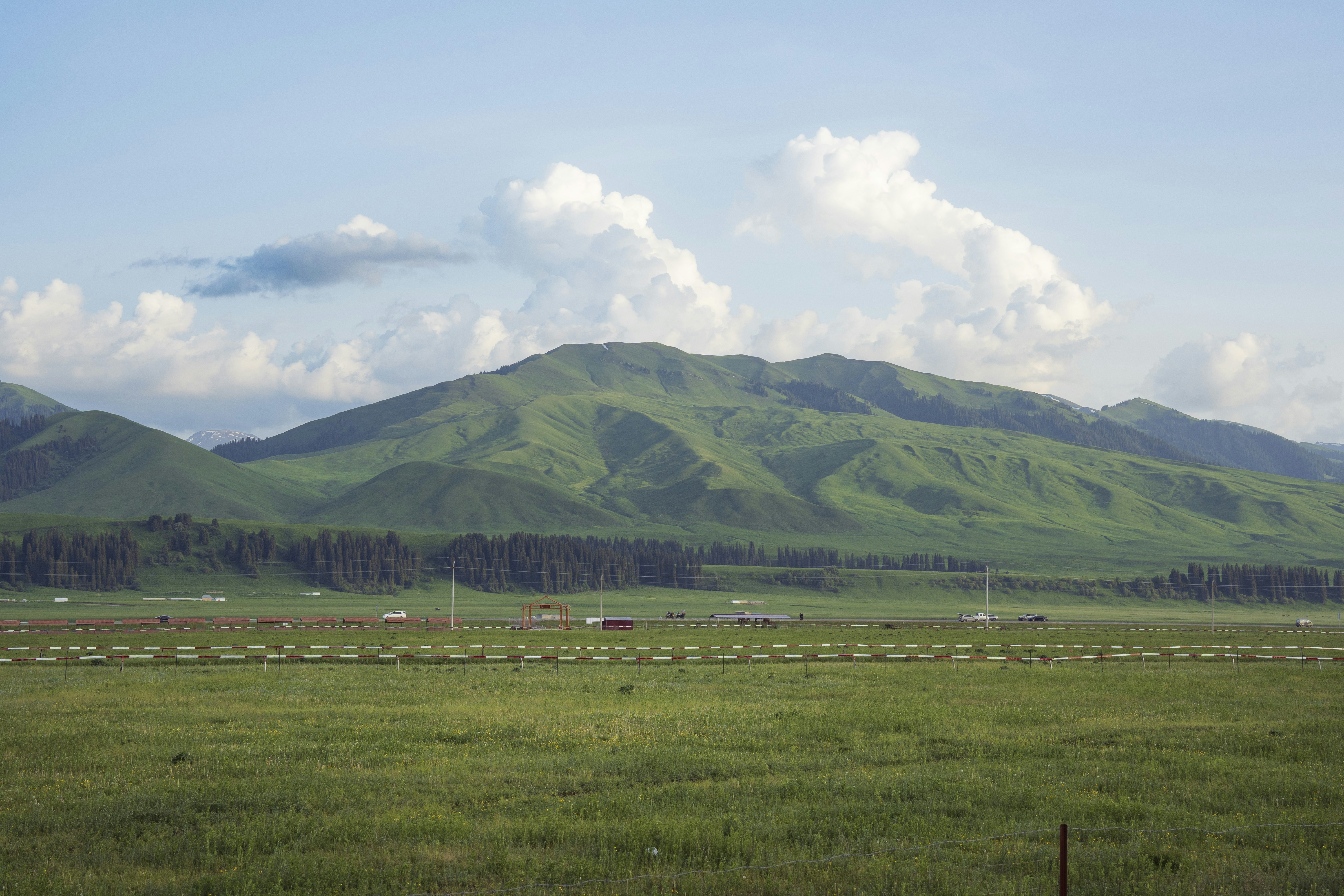 Green Ridge Over the Plains