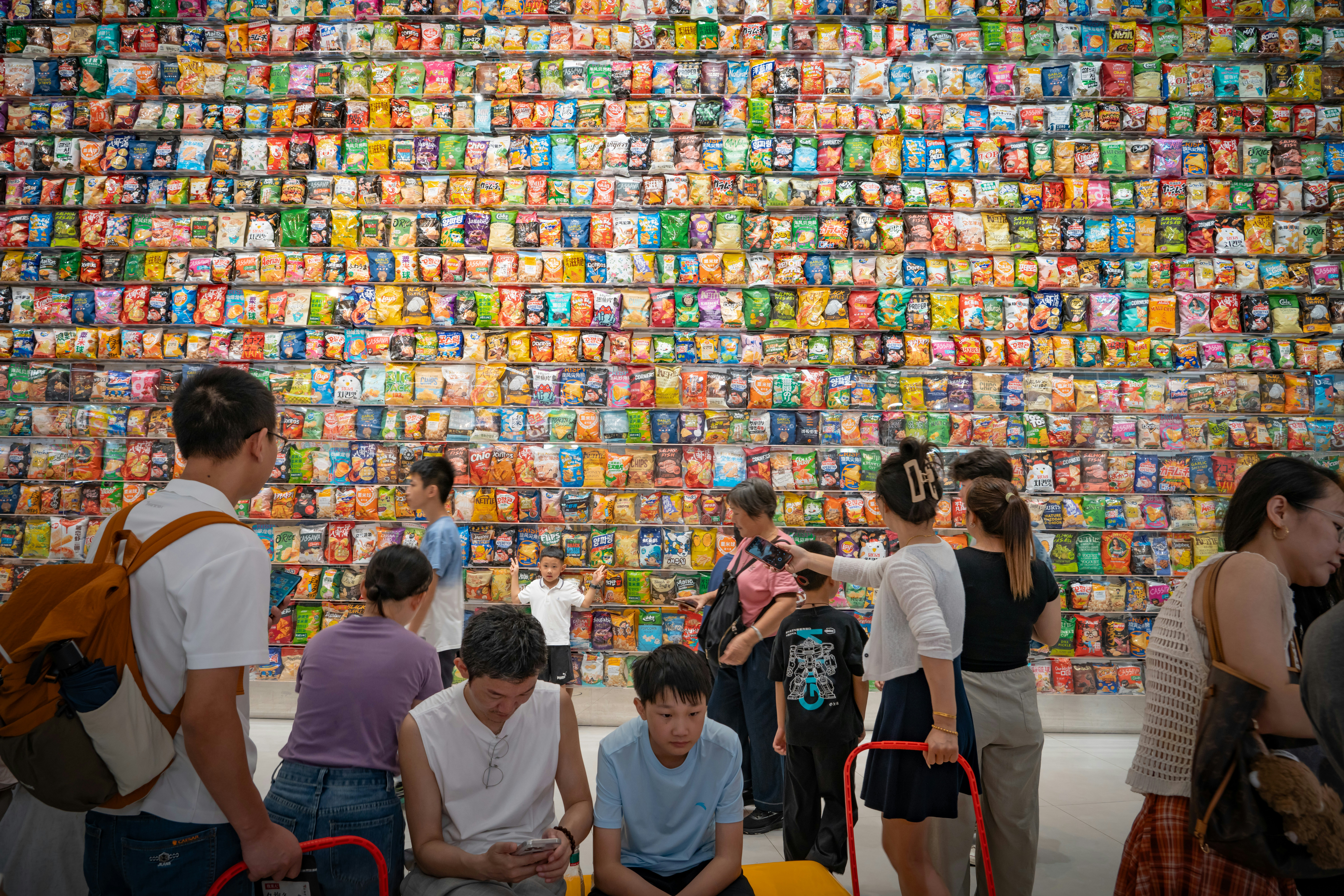 Faces in a Sea of Color: A crowded gallery of magazine covers