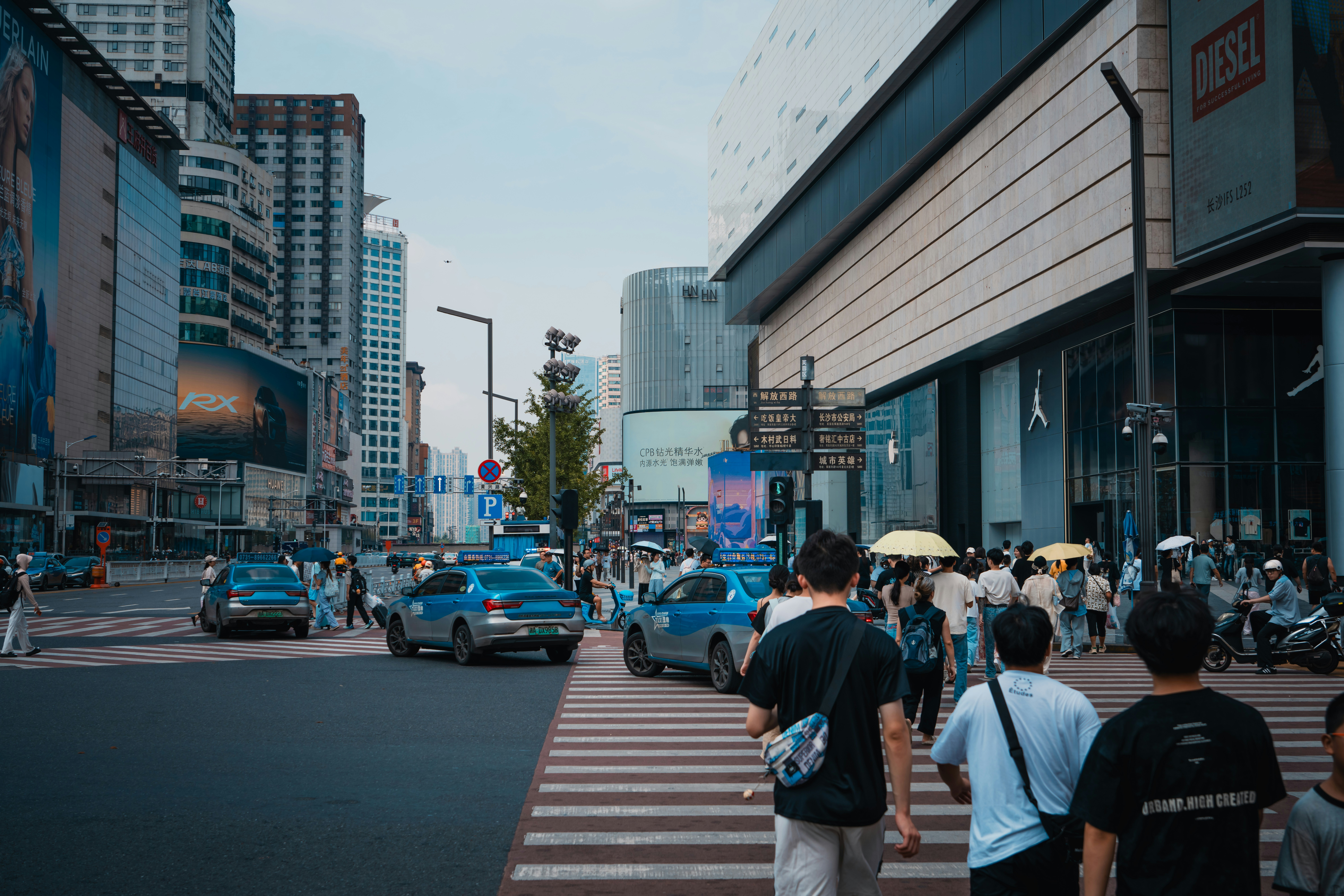Crosswalk Convergence in a Modern City