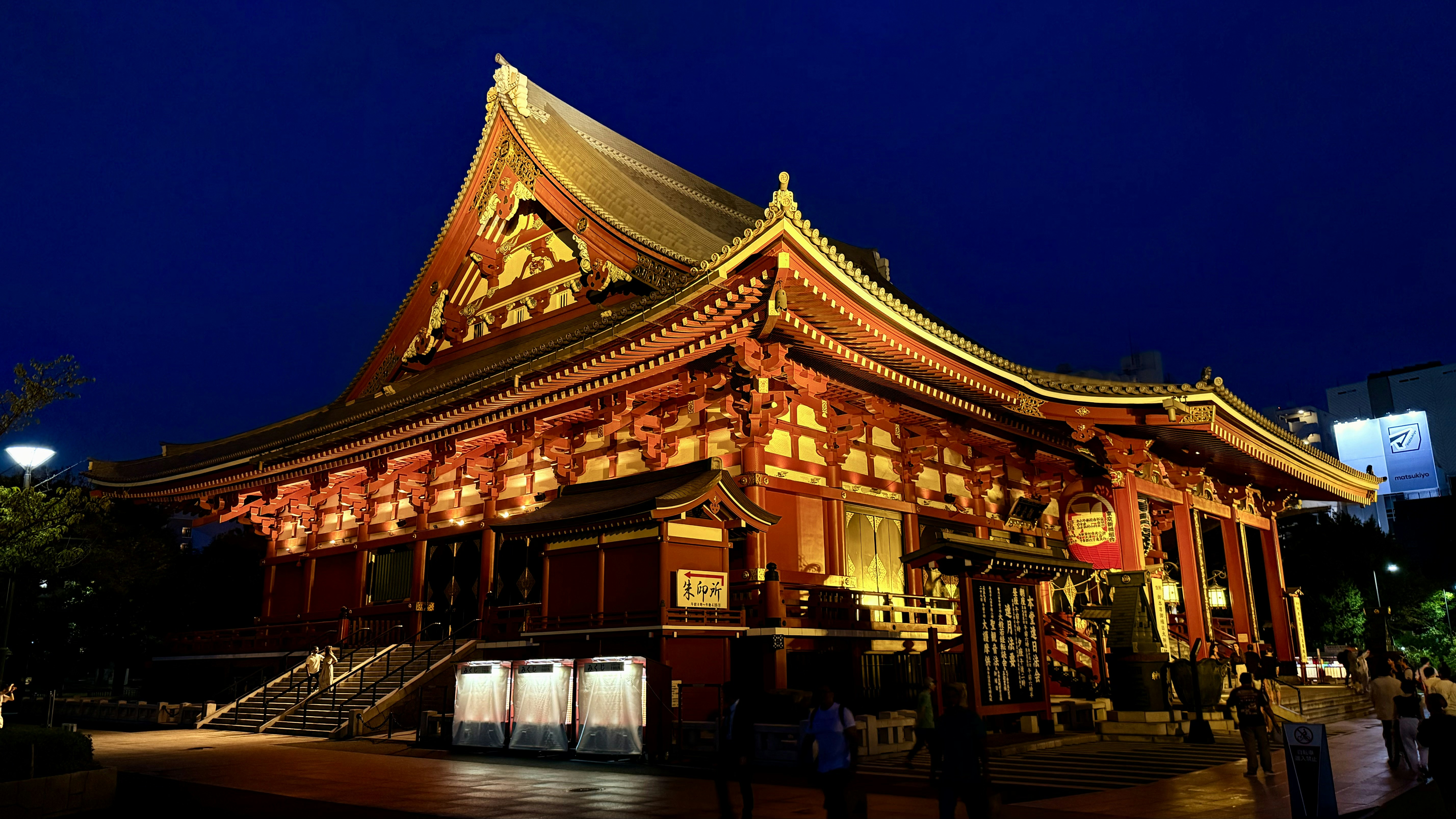 Golden Temple at Night: Lanterns, Facade, and Velvet Sky