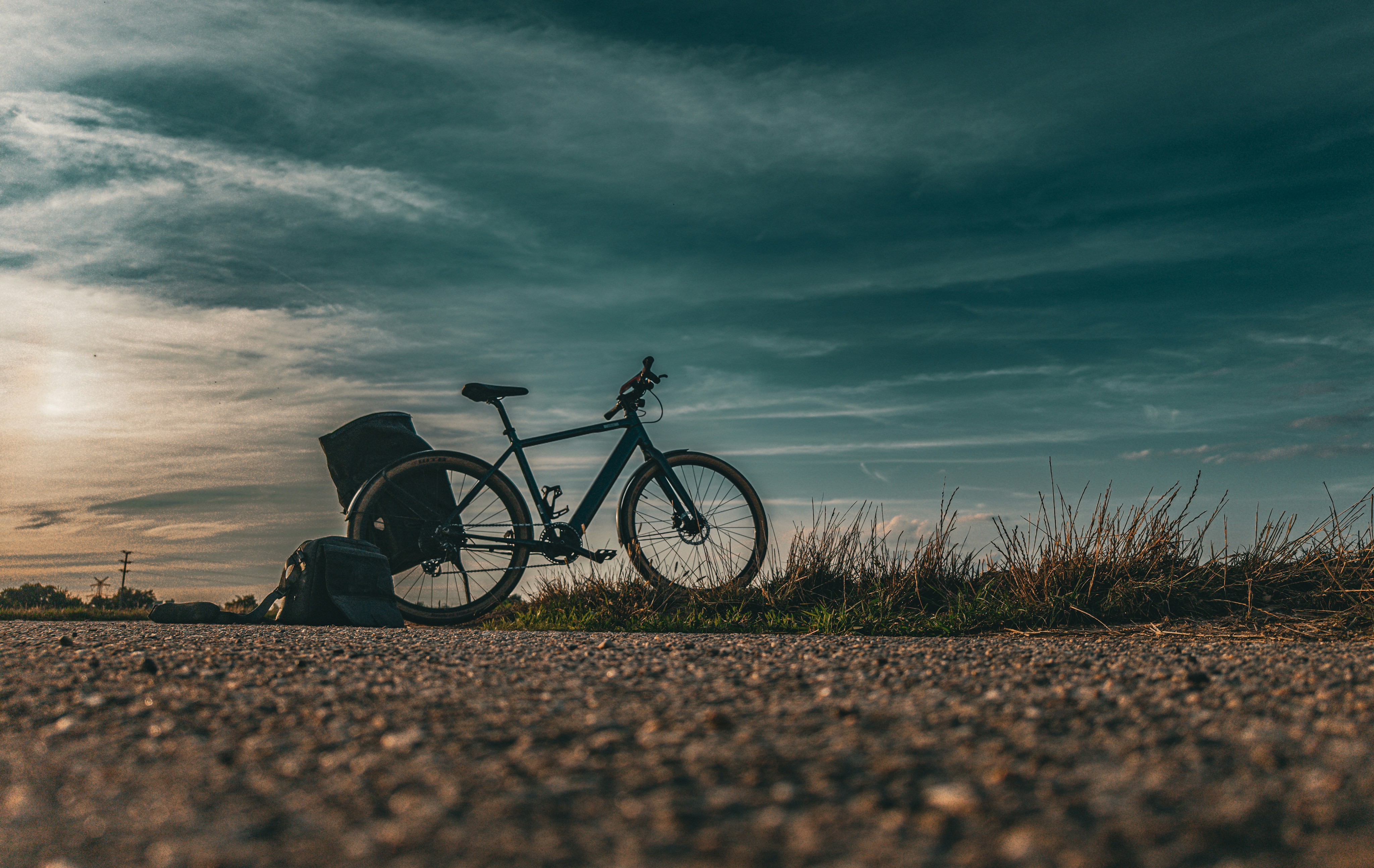 Solitary Bicycle at Dusk: A Quiet Horizon