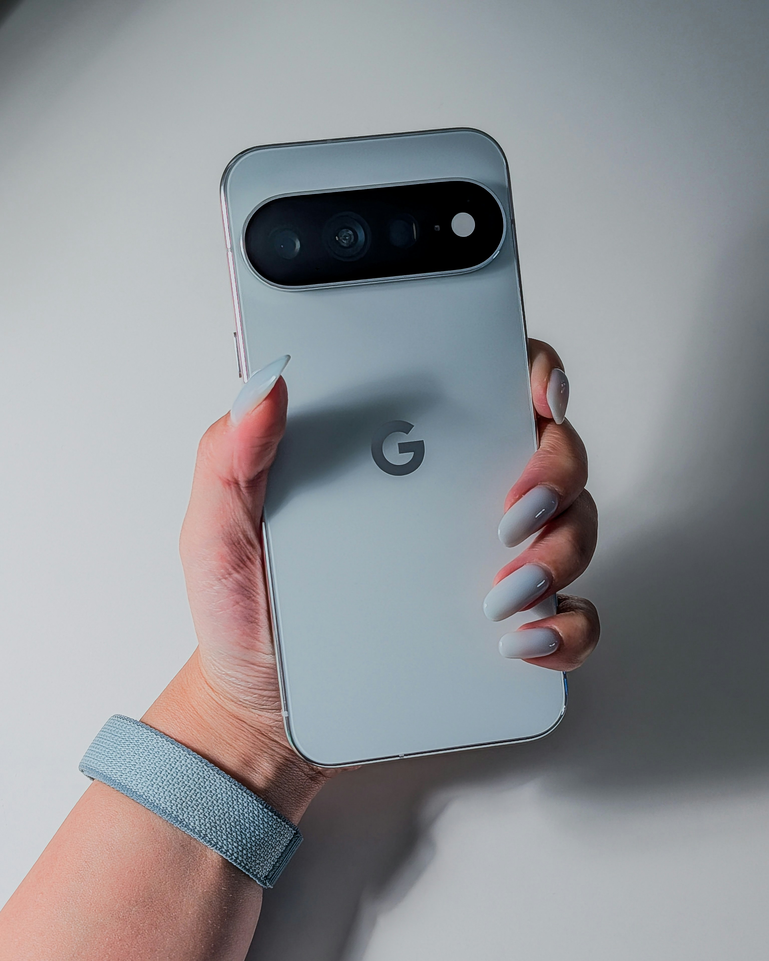 G-Glass: A Gentle Grip on the Pixel Pro Paladin