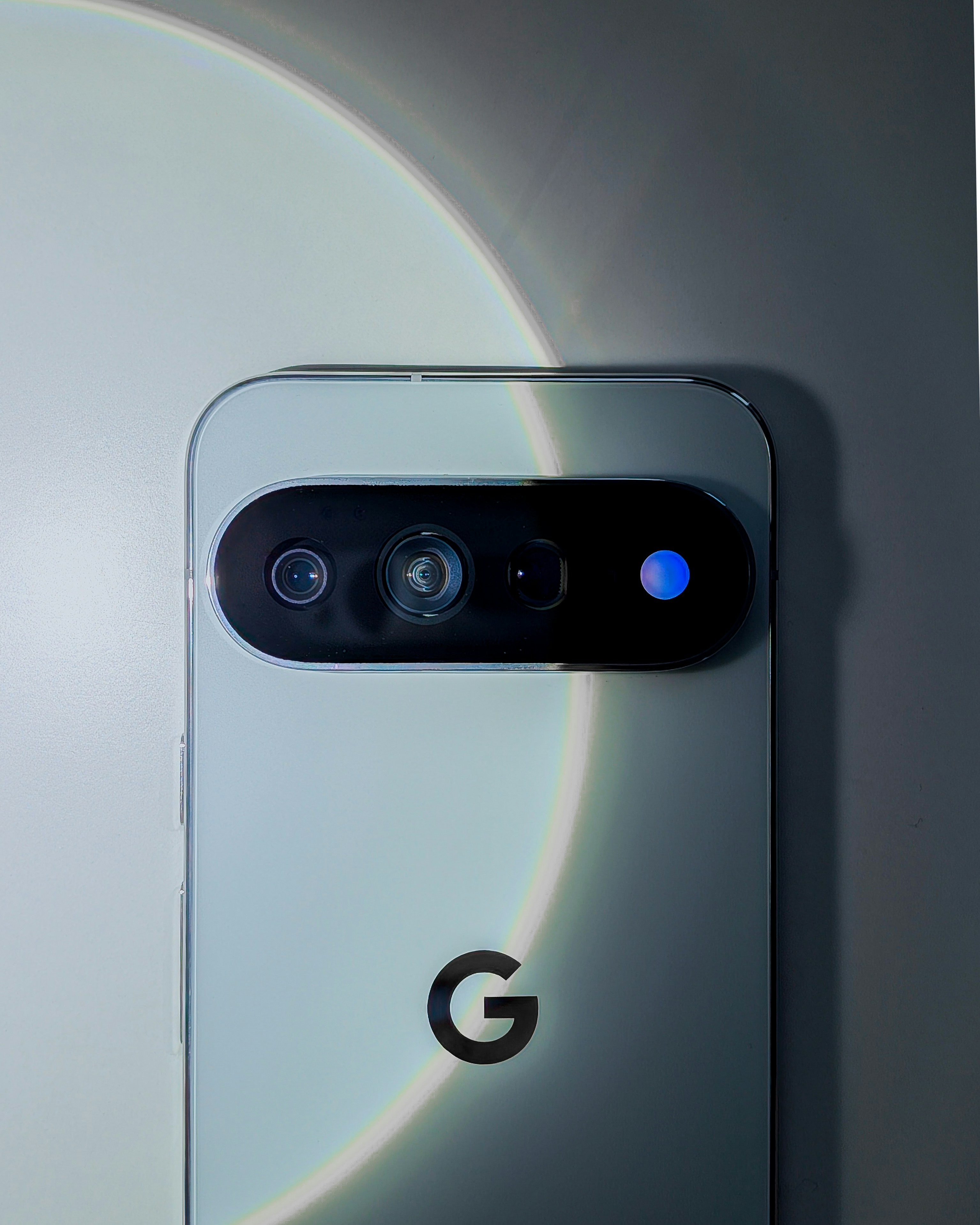 Light Ring over the Google 'G' Logo: The Pixel Surfaces a Shiny Back