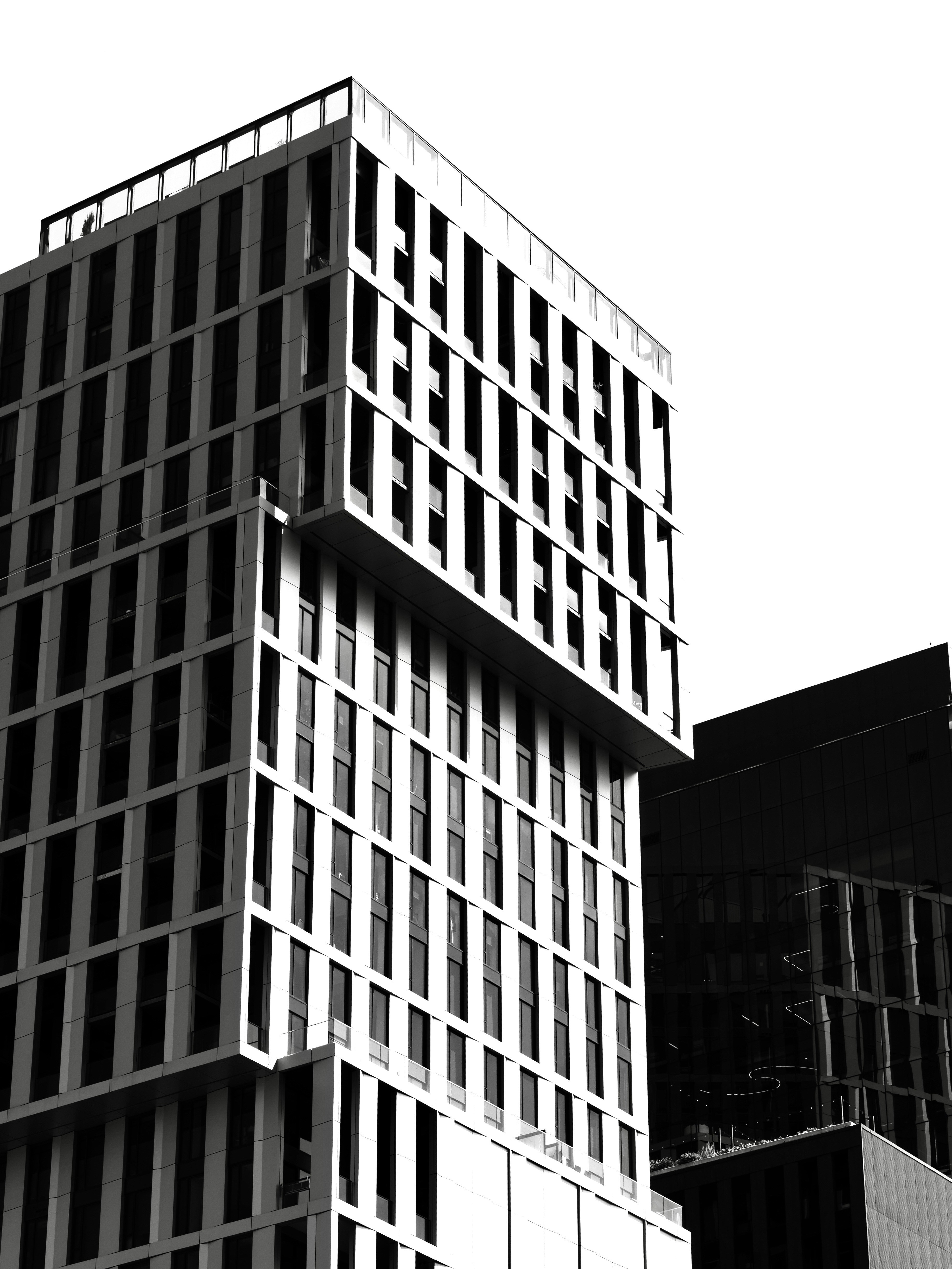 Overhanging Cube: A Geometric Tower Reaches for Light