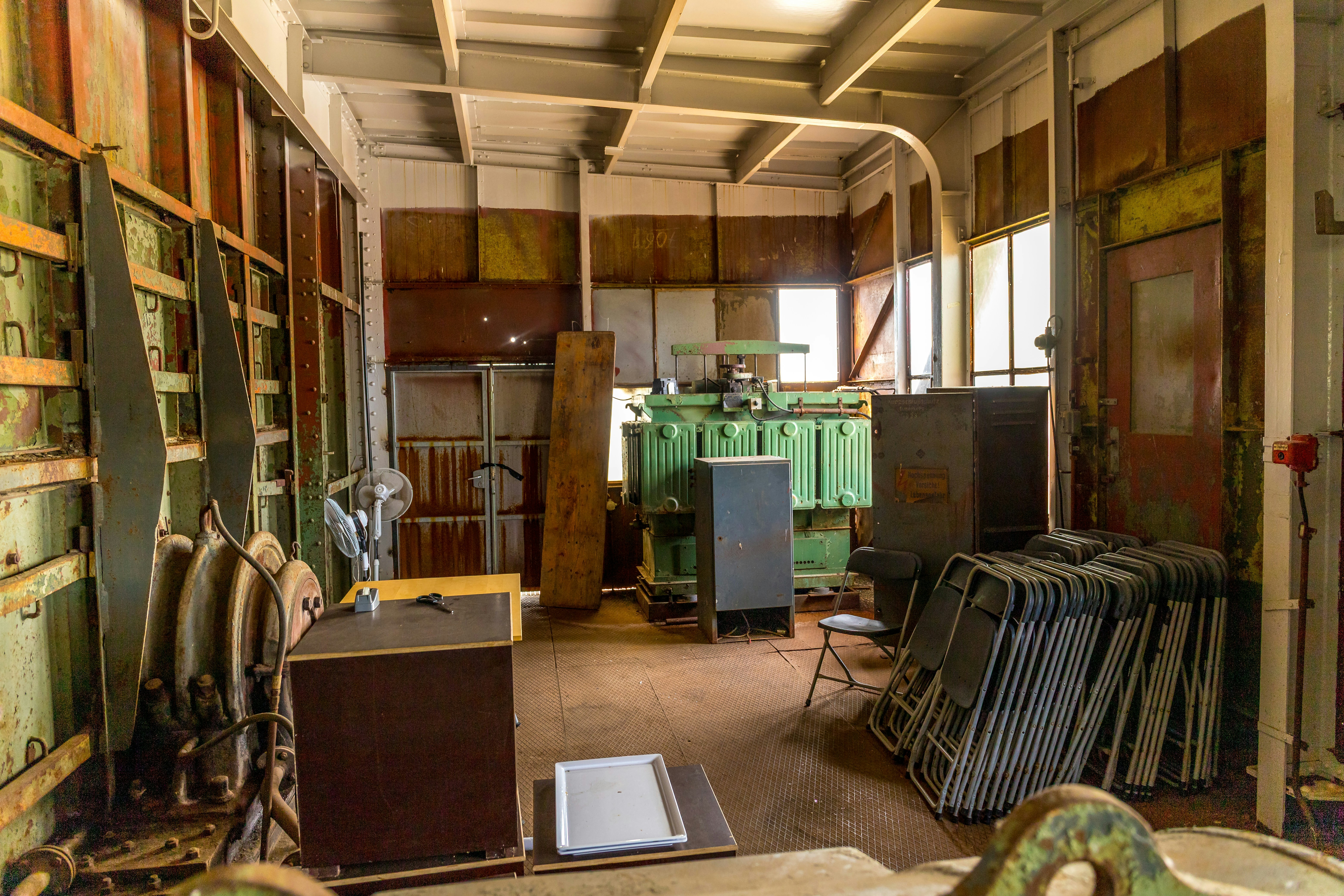 Industrial Workshop Horizon: A Quiet Century of Machinery