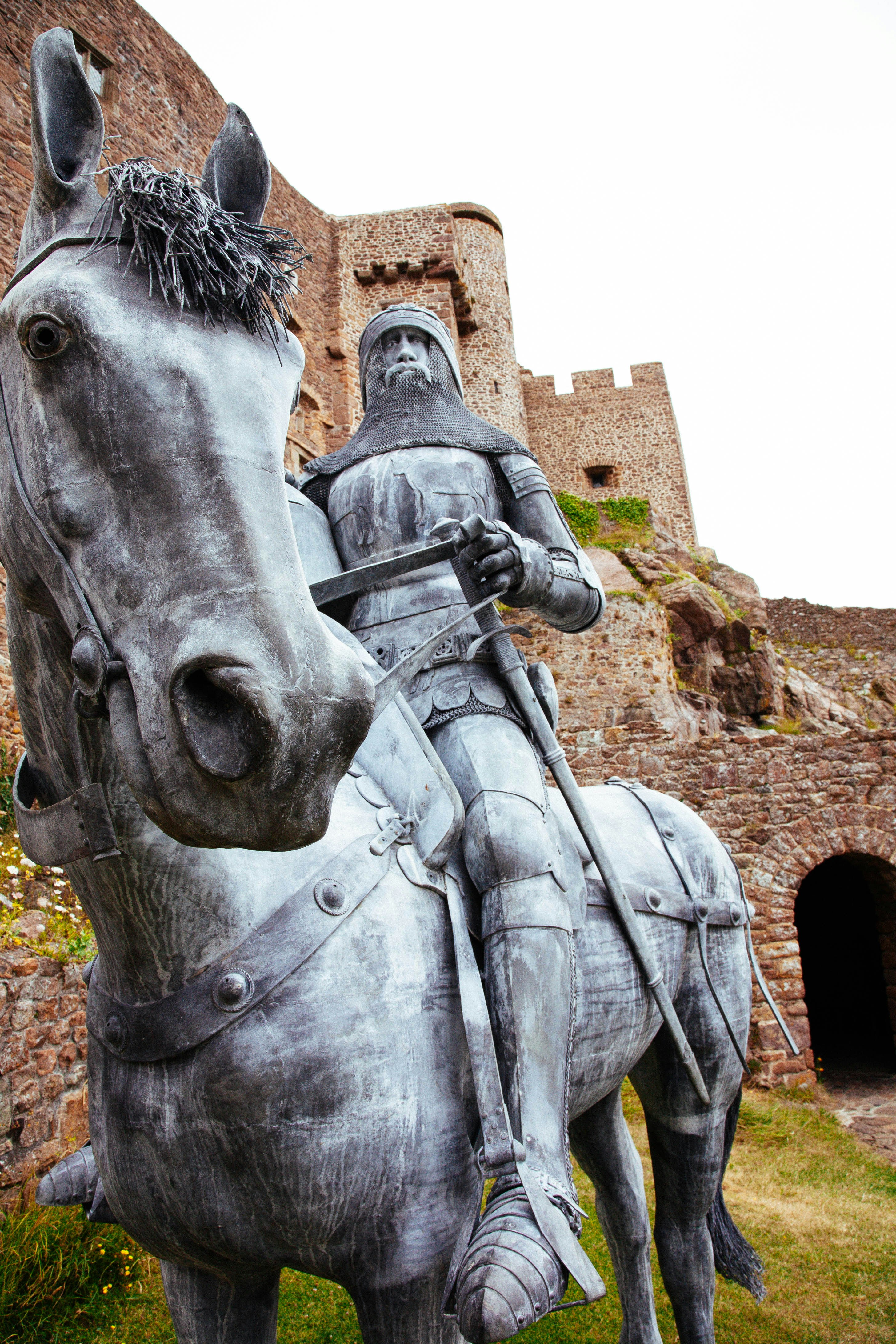 The Knight’s Gaze at the Castlekeep