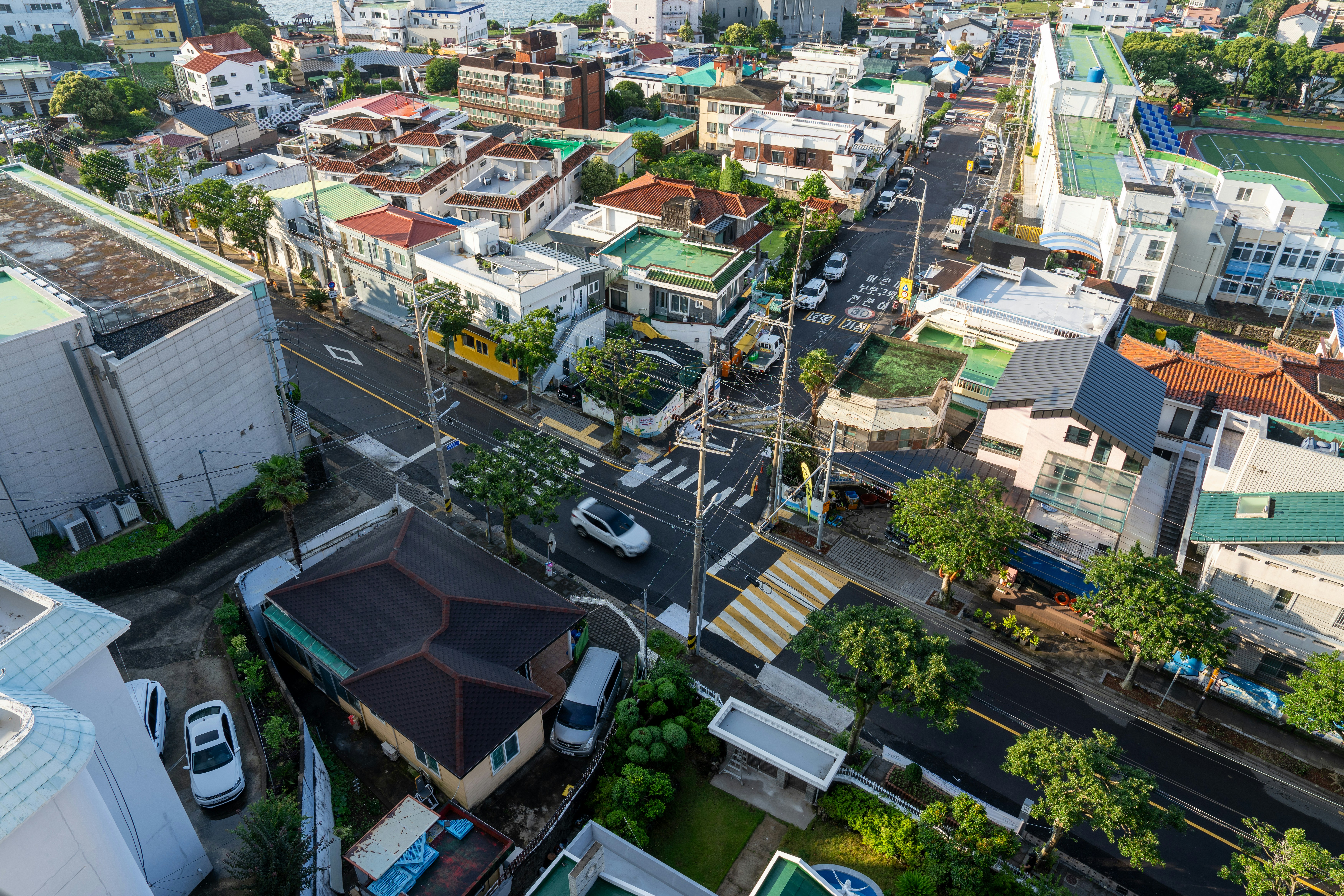 Urban Grid from Above: A Quiet Street Network Quietly Binds Mosaic Blocks