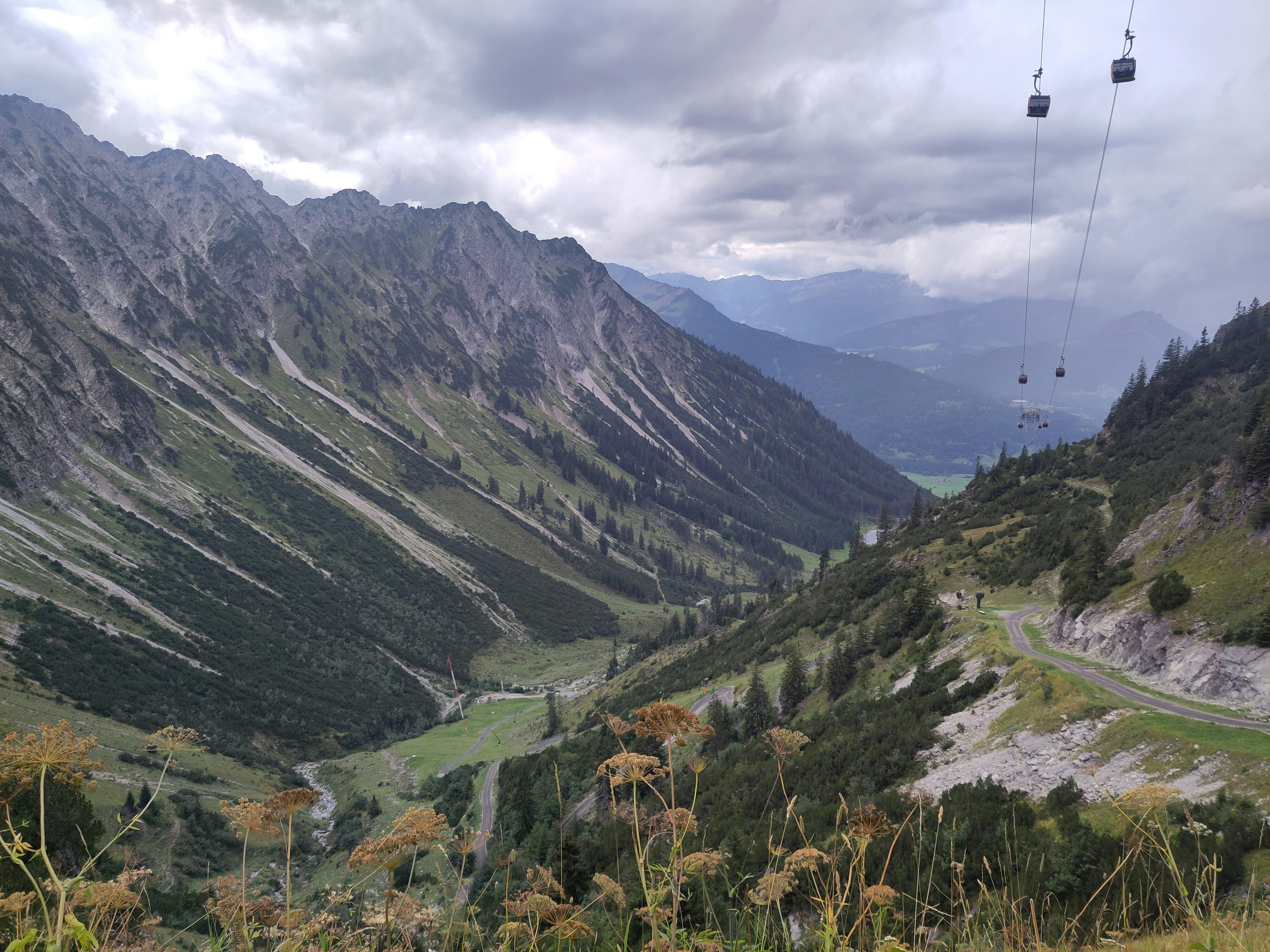 Ridge Corridor: Cable Cars Skimming a Alpine Valley