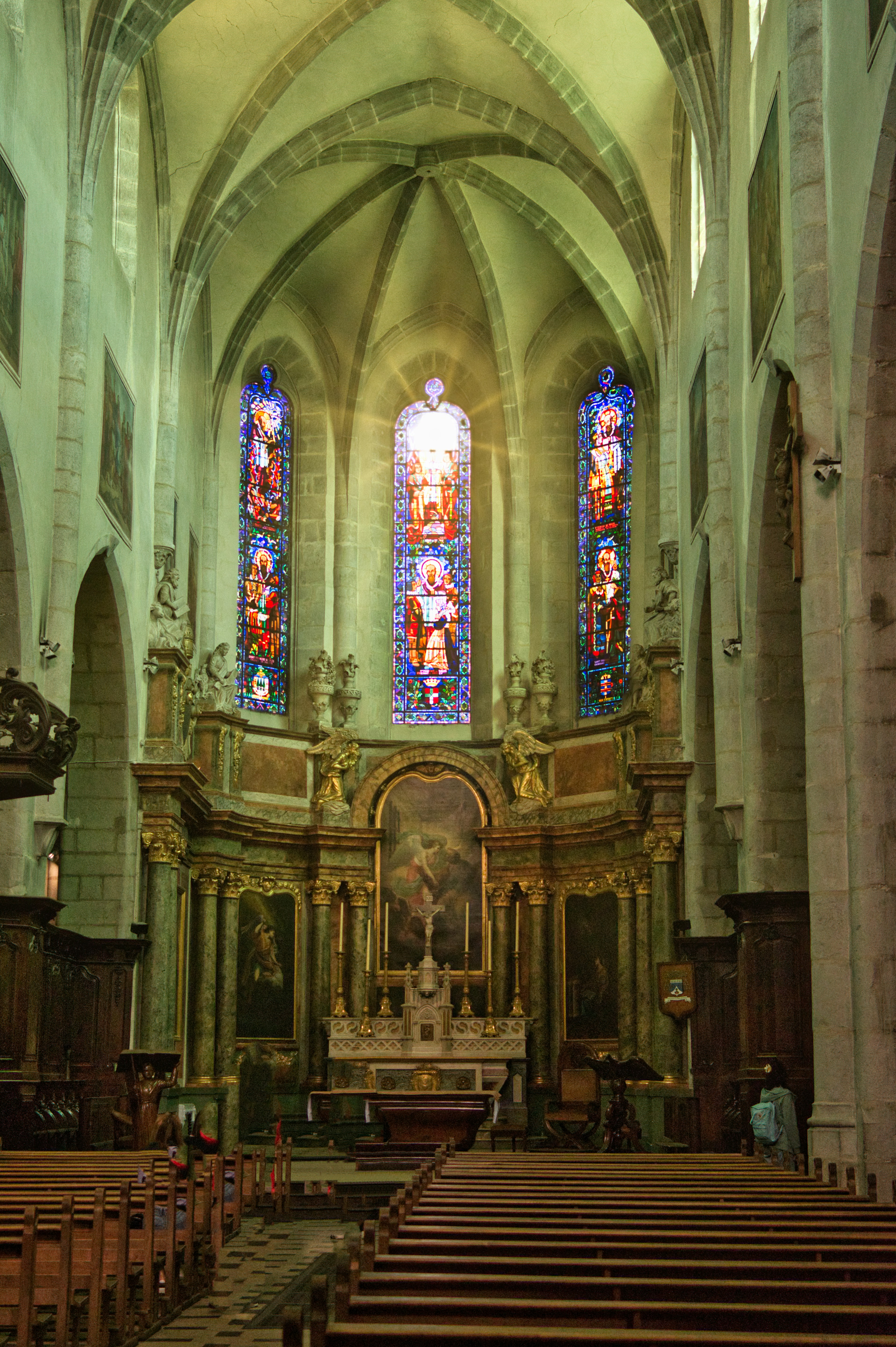 Stained Light in the Gothic Nave