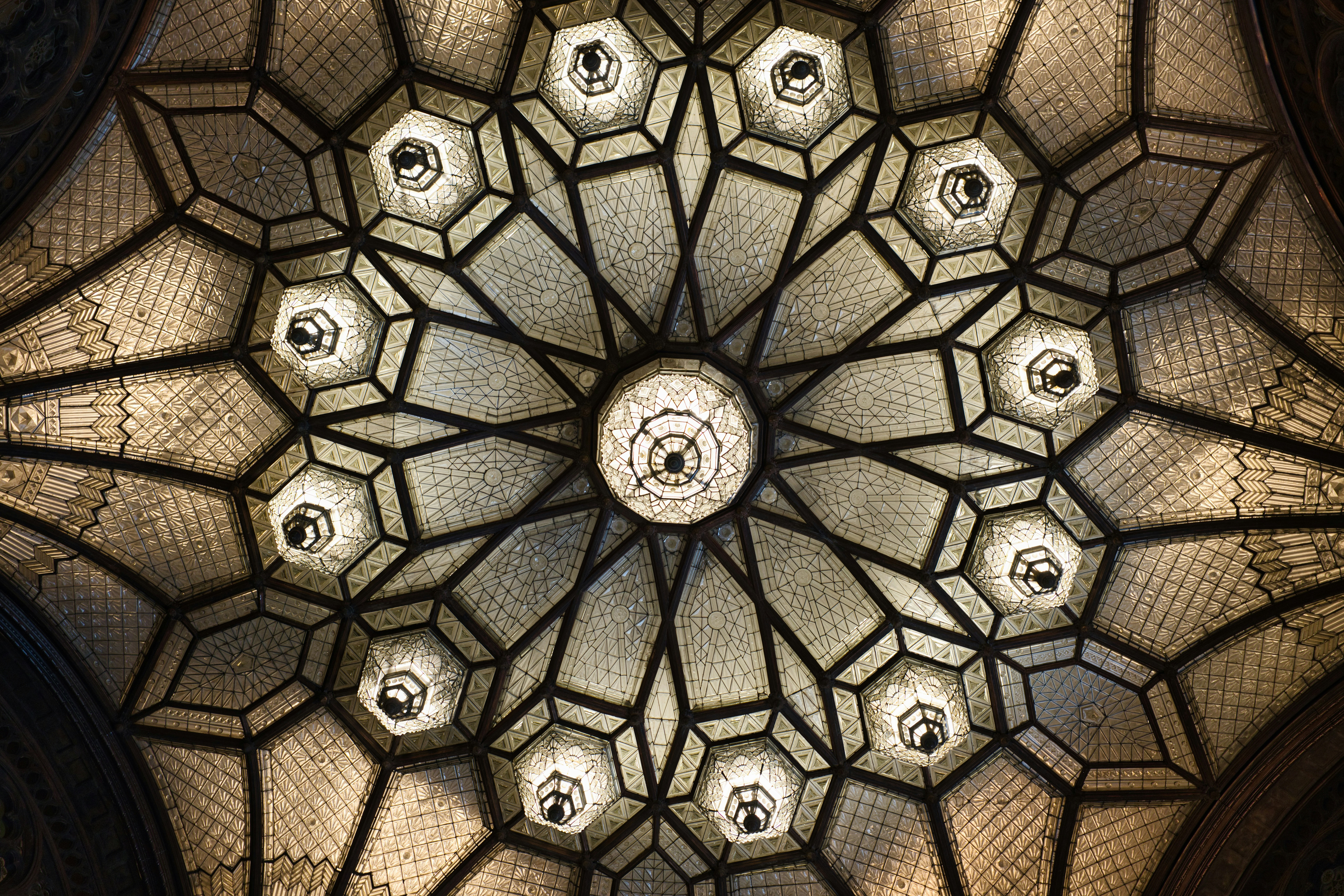Geometric Lantern Dome: A Constellation of Hexagonal Light