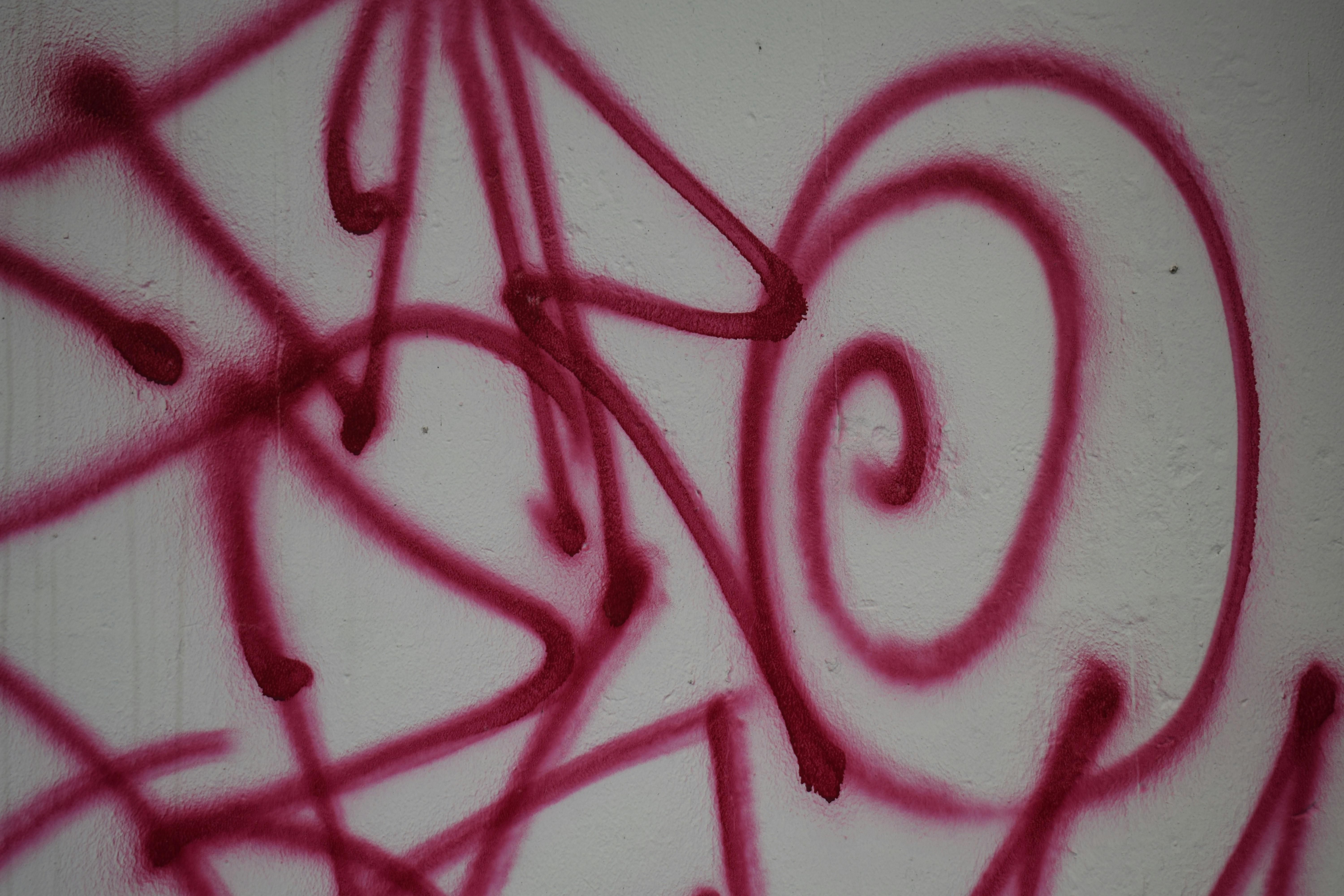 Spun Circles in Red: A Graffiti Study of Curves and Lines