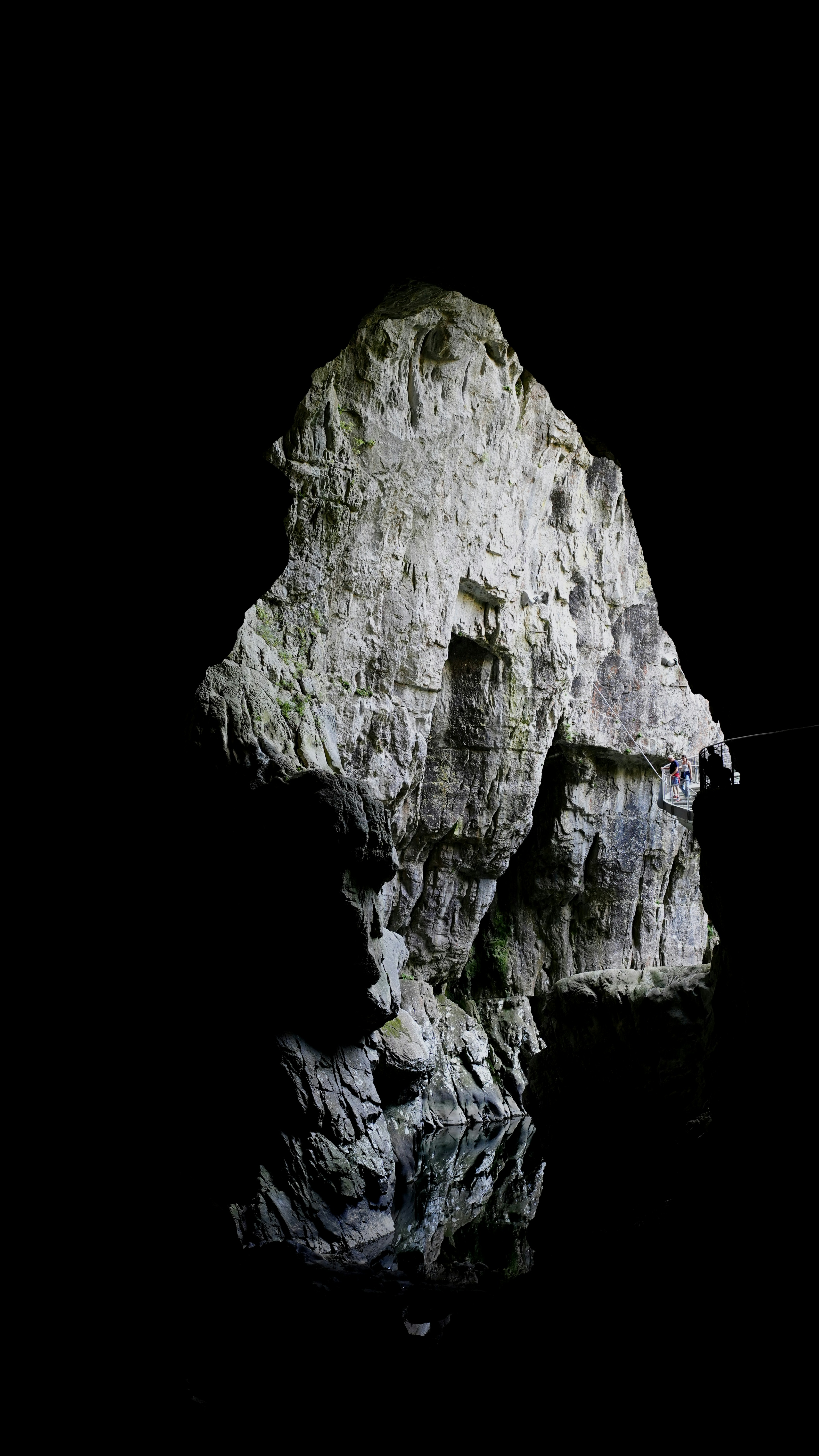 Cliffside Gap: A Narrow Fortress Split by Shadowlight
