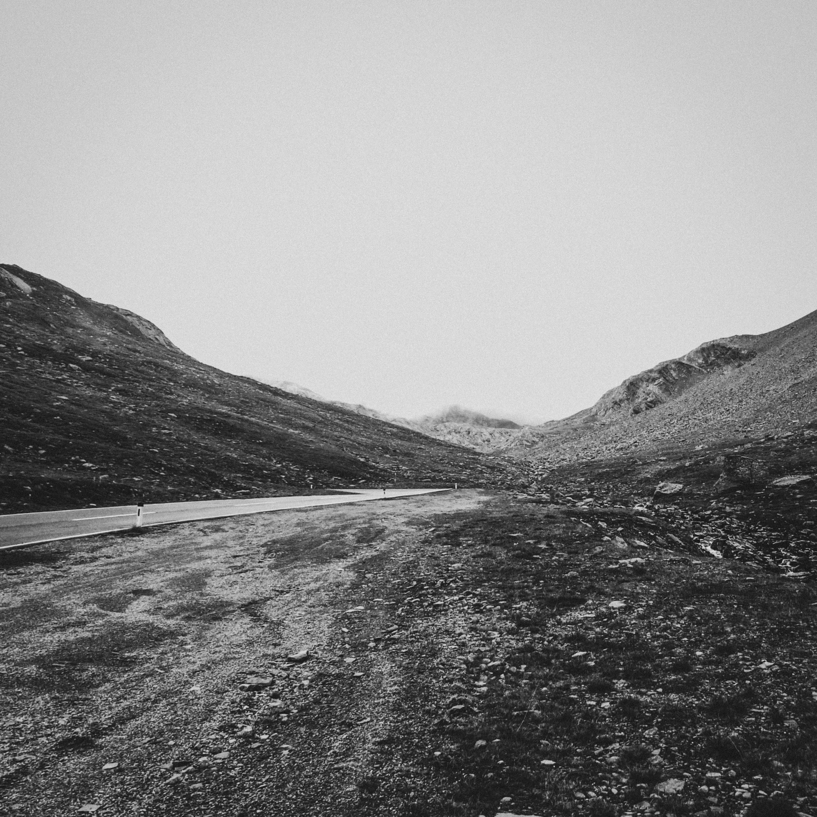 Desolate Pass: A Quiet Ascent Through Granite and Shadow