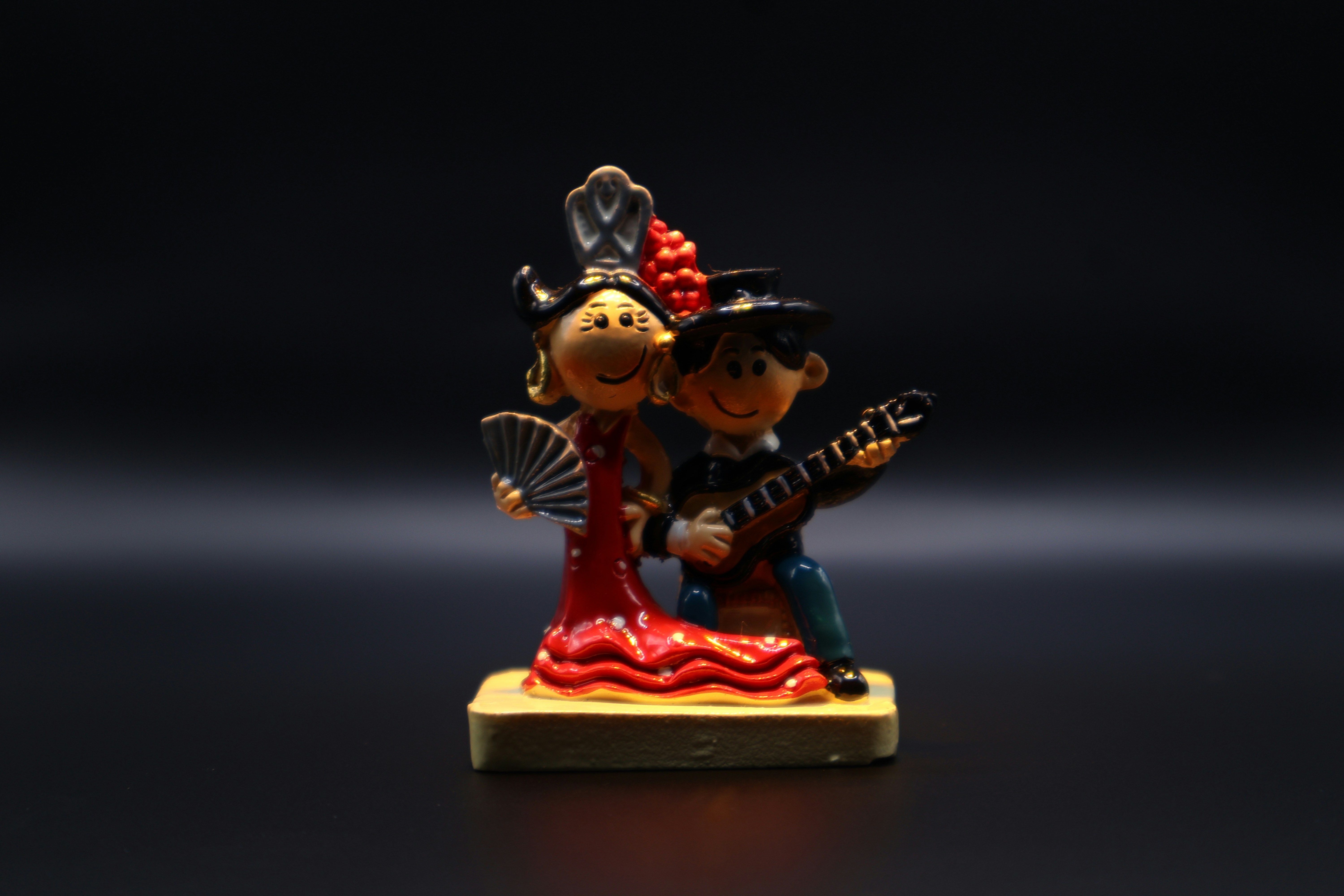 Miniature Musicians in Soft Spotlight