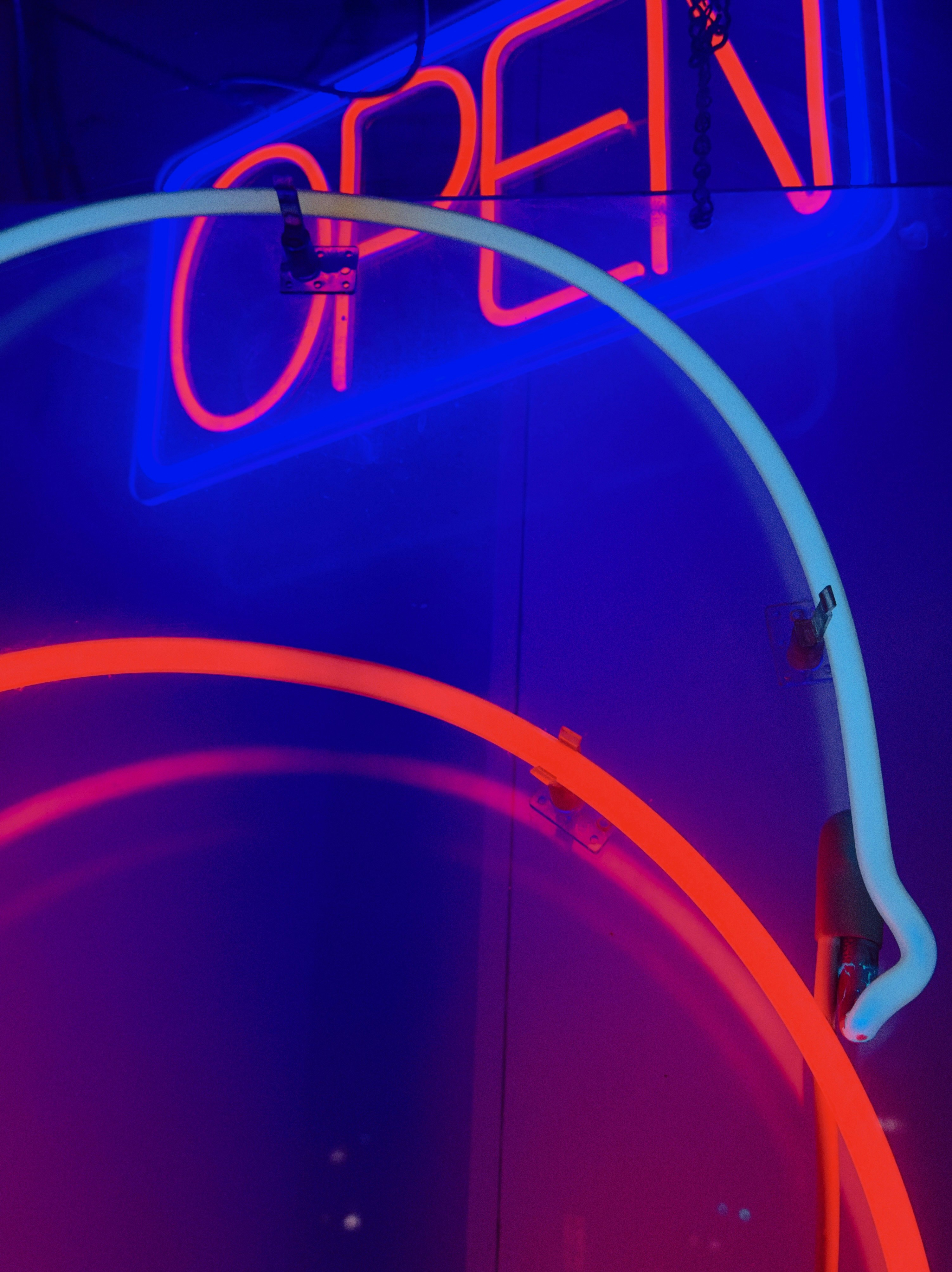 Neon Veil: Circular Lightframes in Blue and Red
