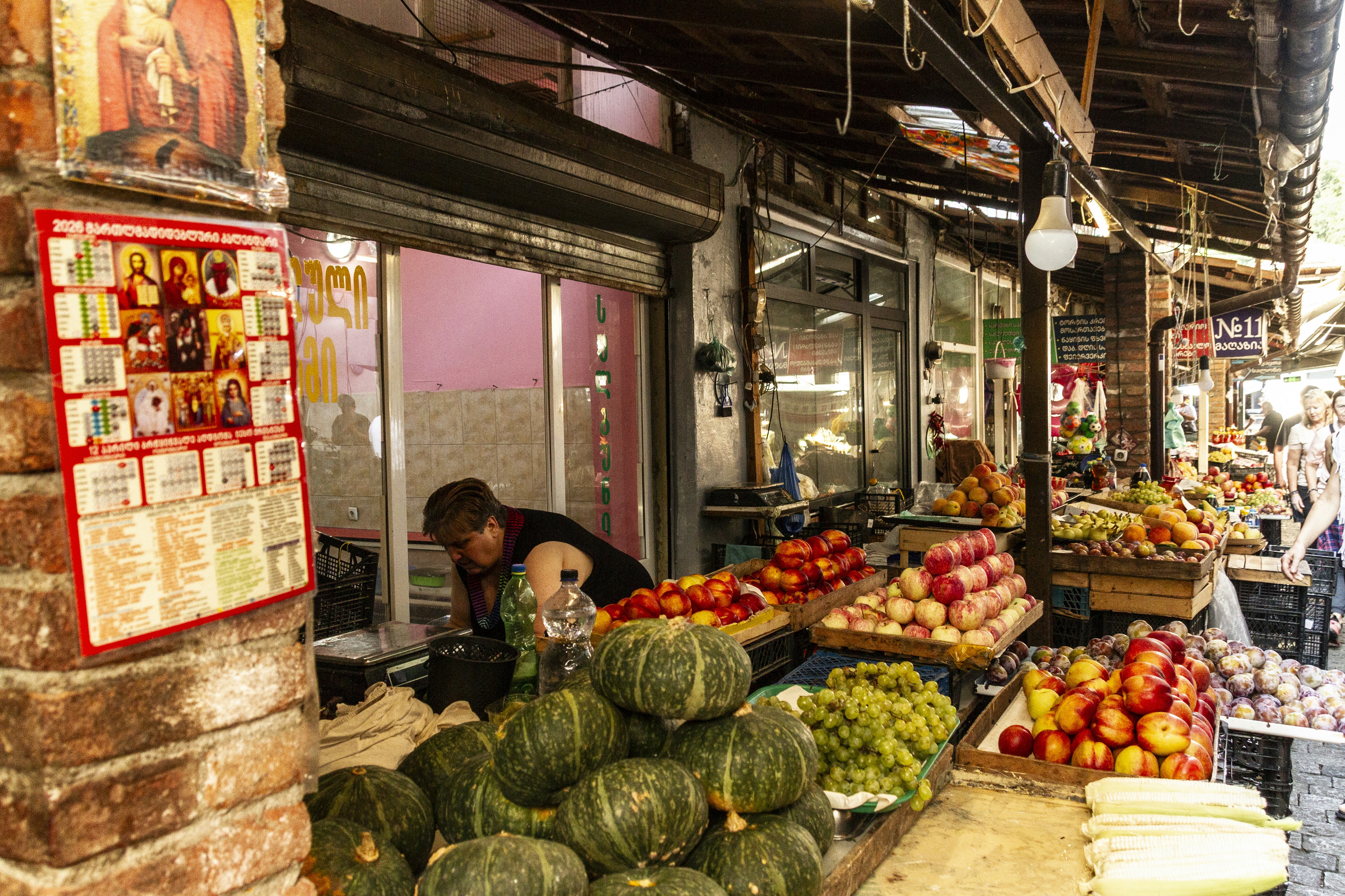 Market Stall Symphony: Colors, Produce, and a Quiet Moment