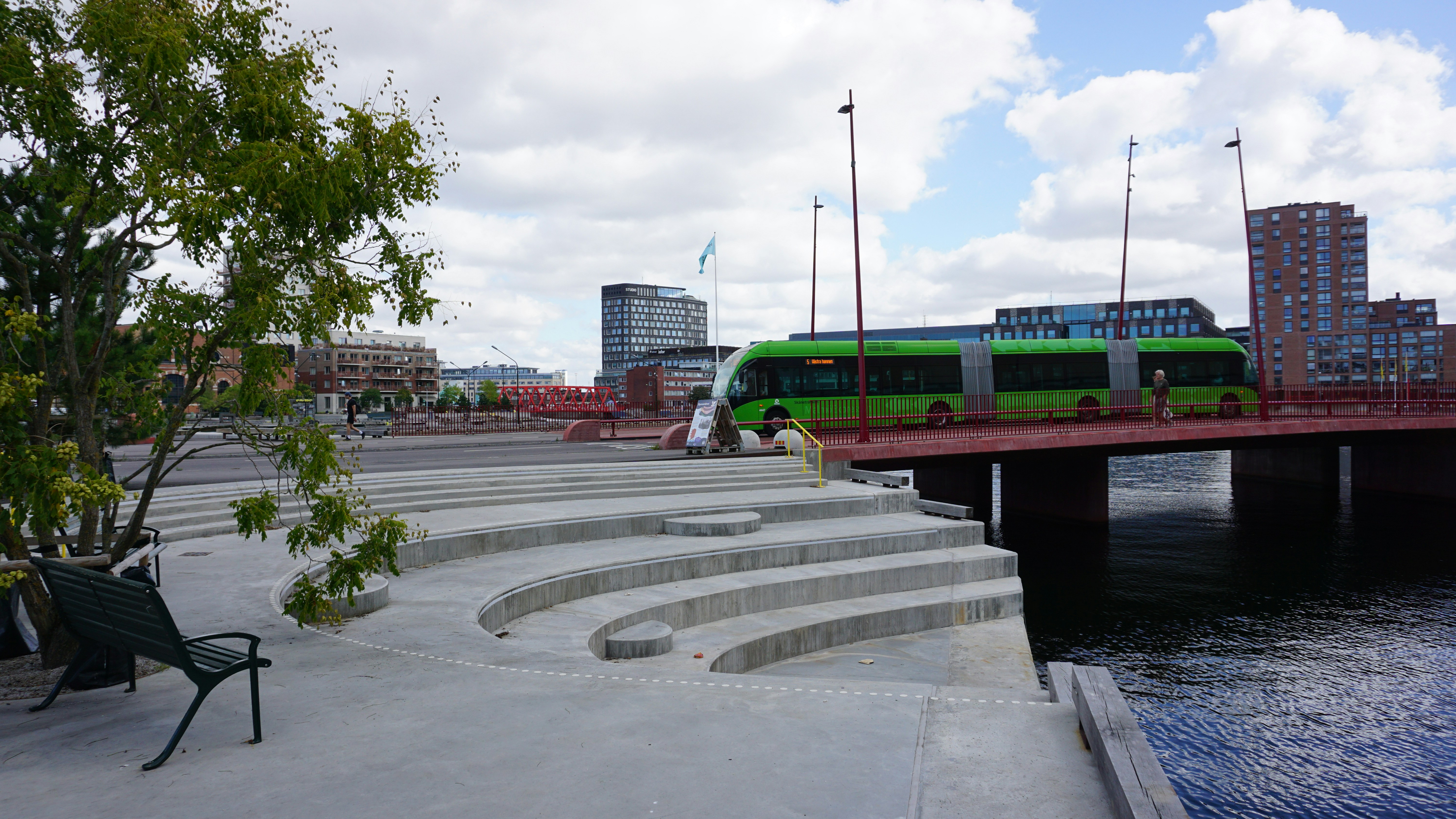 Green Train at the Waterfront Platform