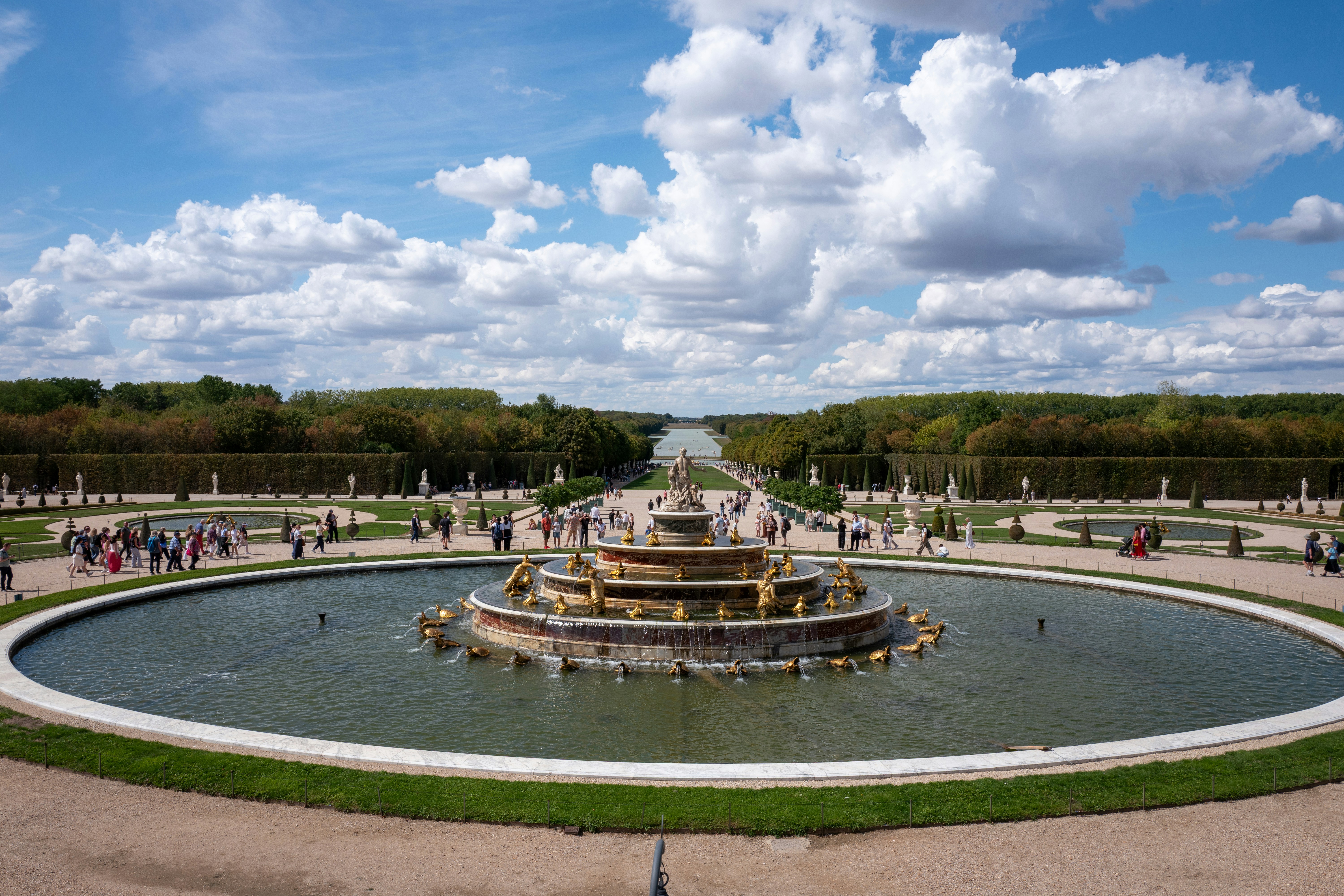 Royal Fountain at Versailles: A Wide Moment of Parkgoing Symmetry