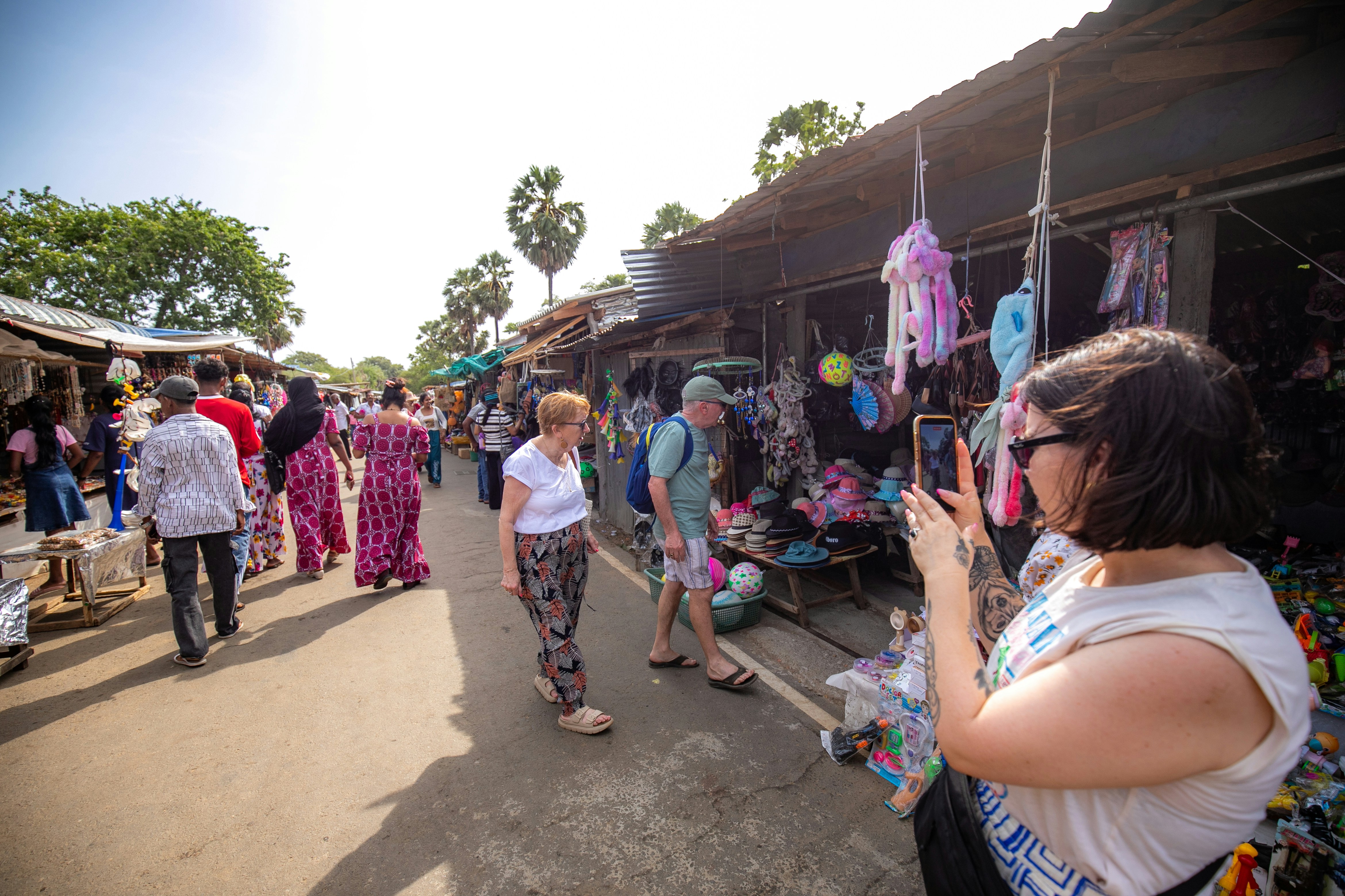 Market Snapshot: Capturing a Bustling Street Vendor Scene