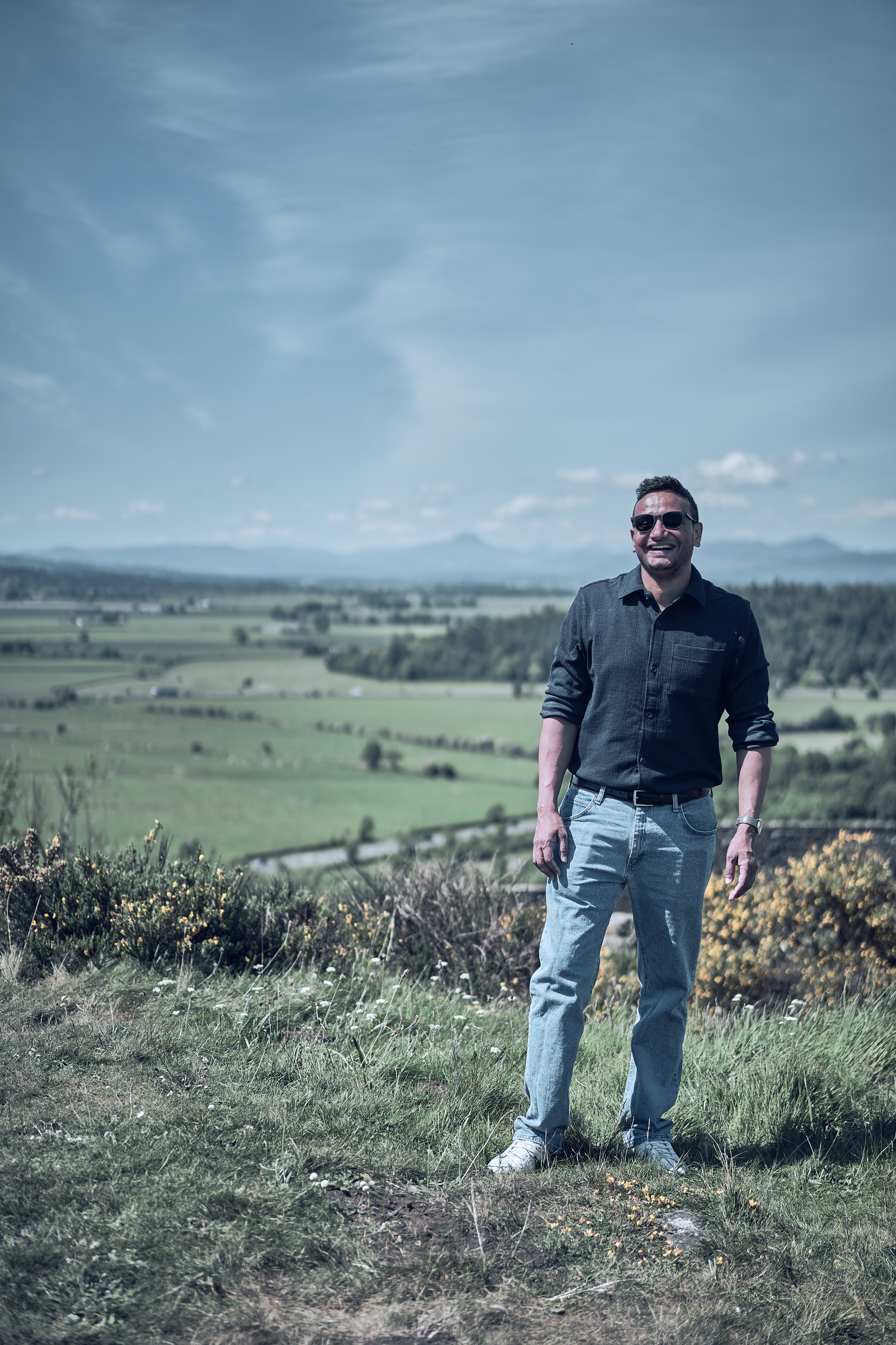Highland Outline: A Confident Stance Against Open Valleys