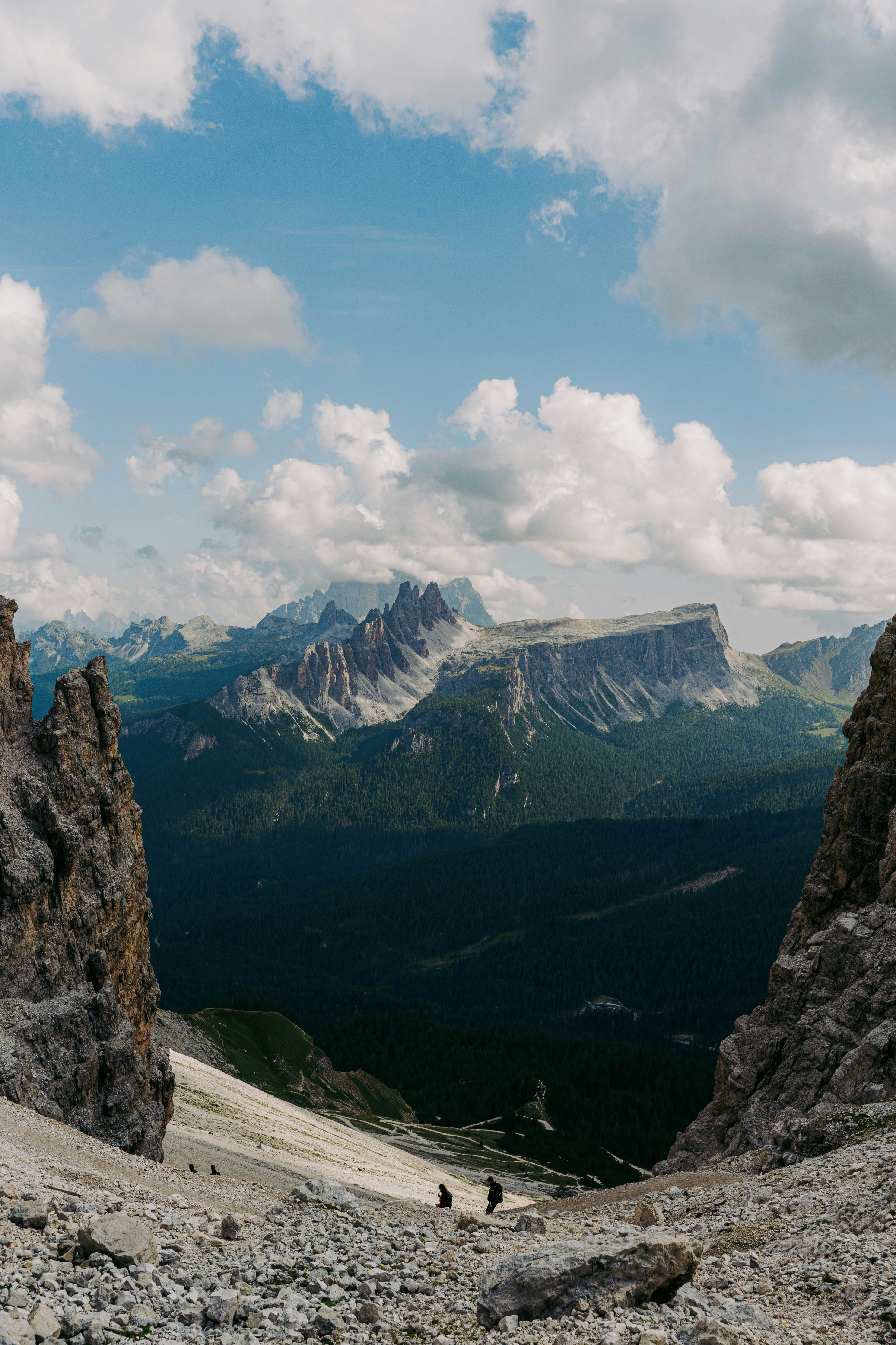 Cathedral Ridge Under a Sky of Pines and Peaks