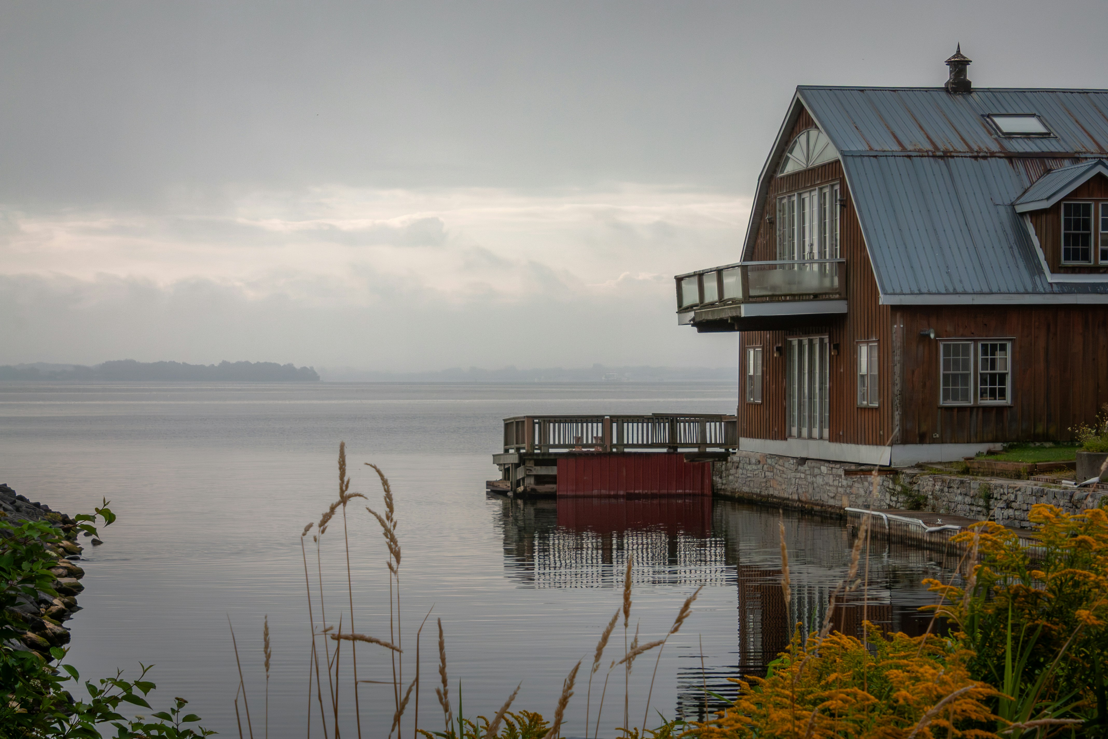 Lakeside Lodge at Dusk: A Quiet Waterfront Getaway