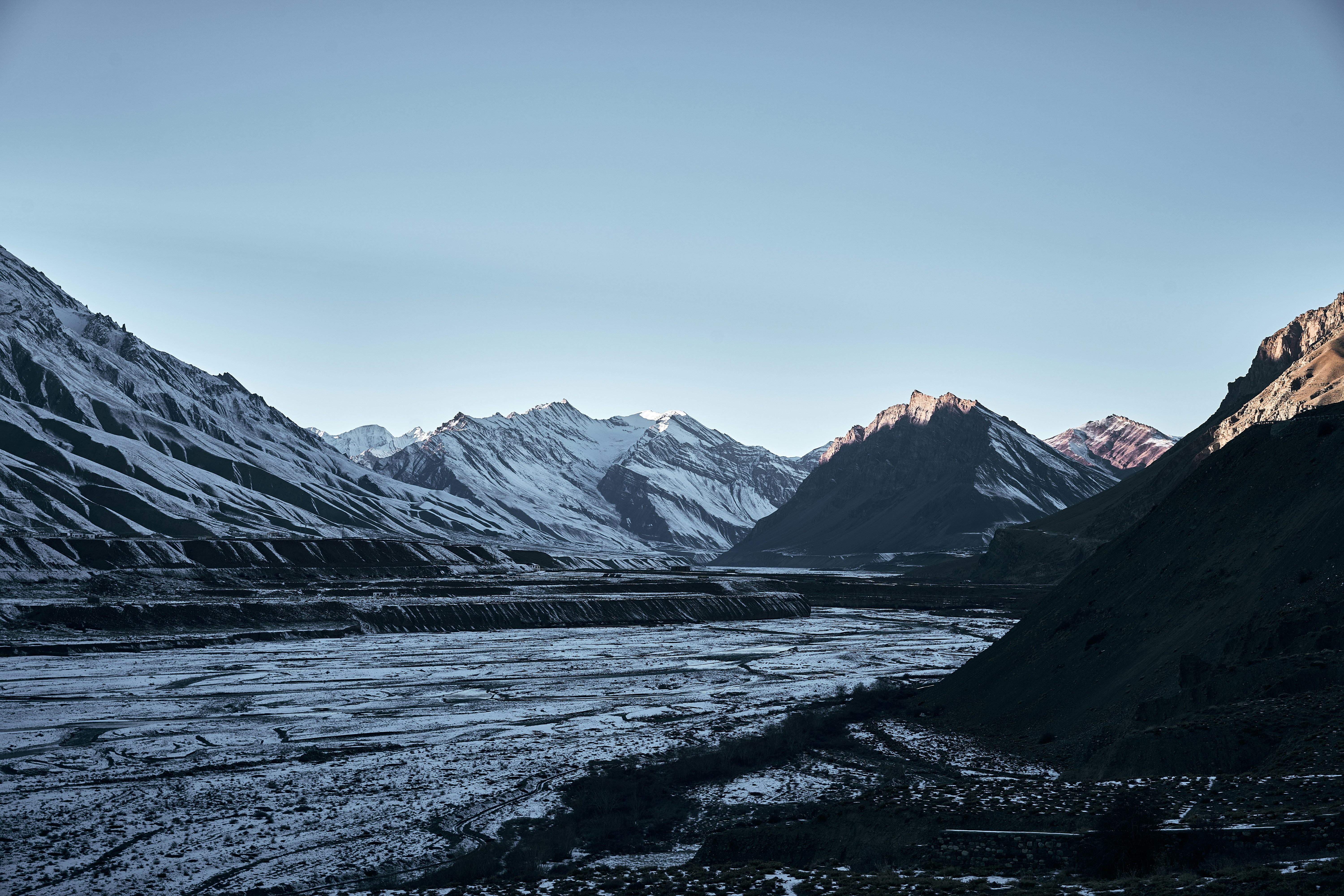 Snowbound Rift: A Quiet Sweep Through Alpine Valleys