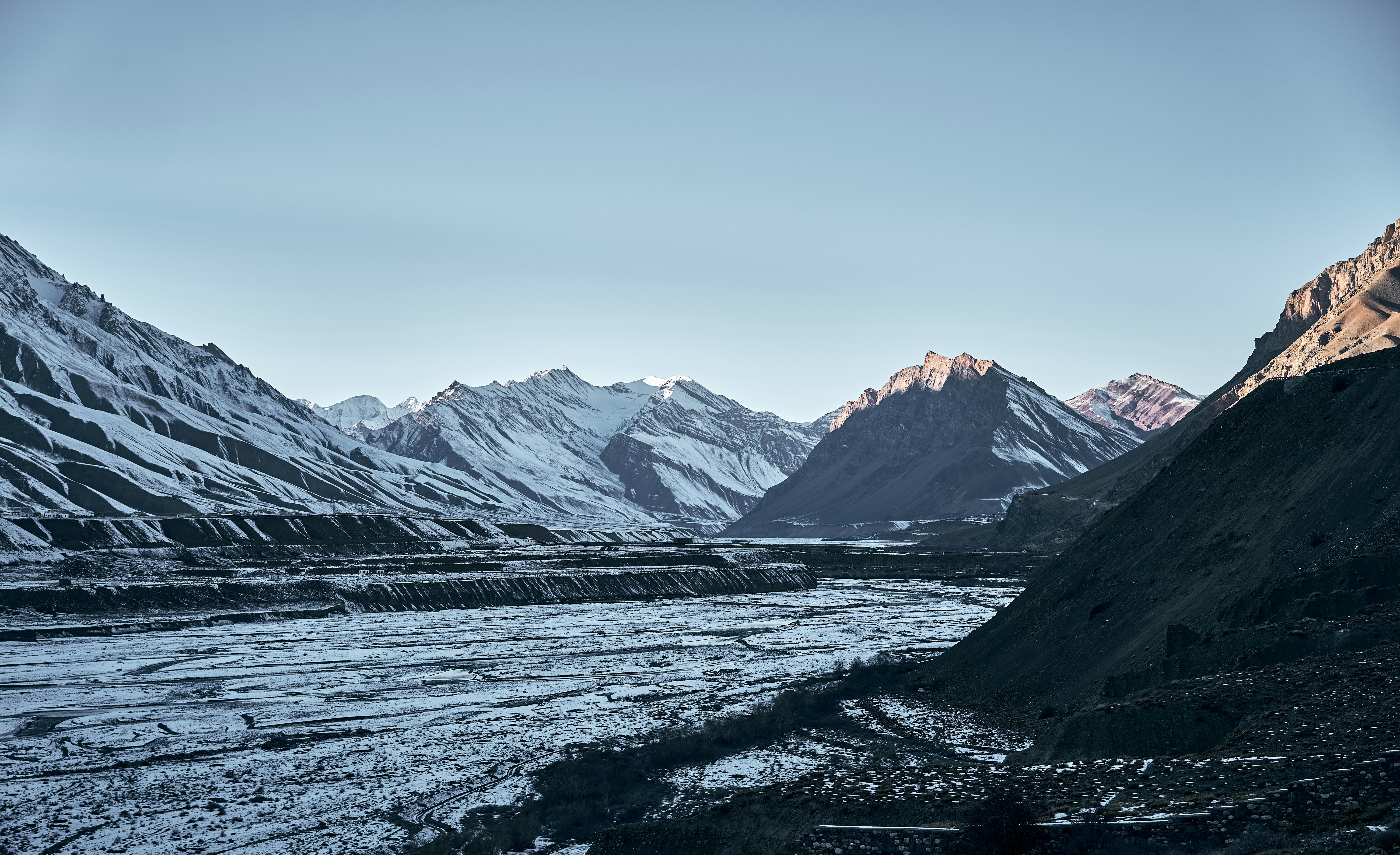 Glacial Valley Under a Quiet Alpine Sky