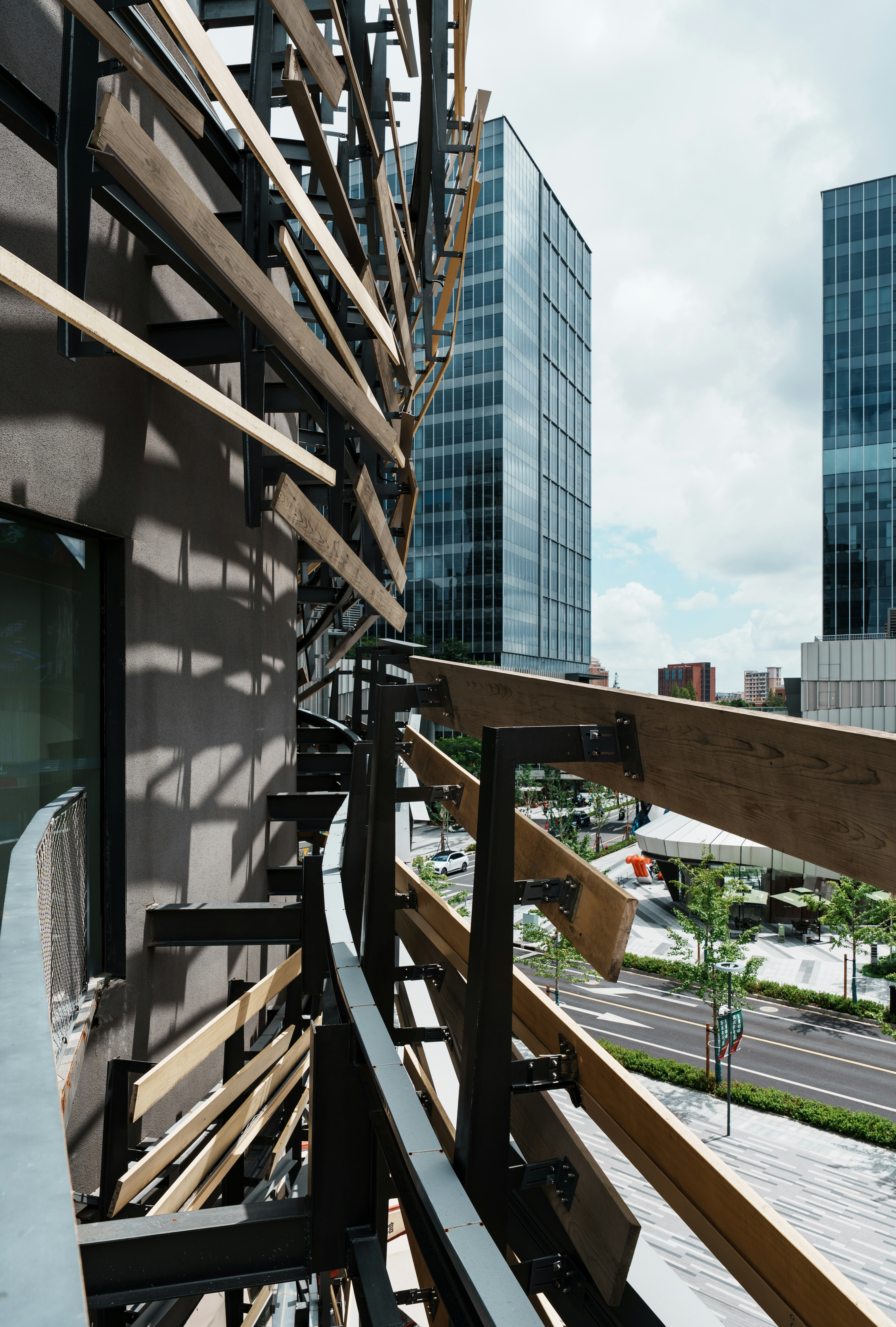 Urban Scaffold: Sunlit Lines sculpting the skyline