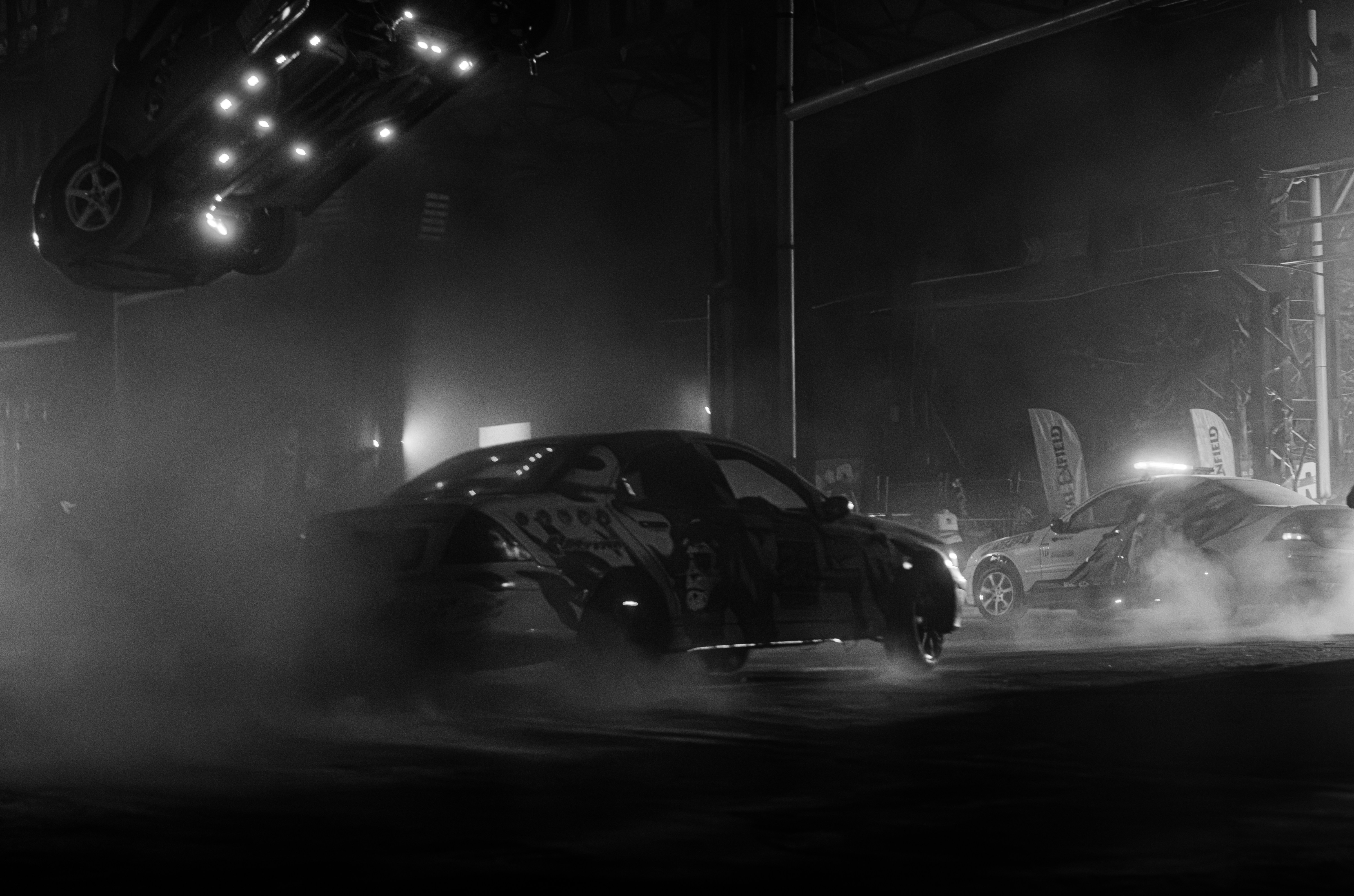 Smoke-Choked Drifters: Night Show of the Stage Cars