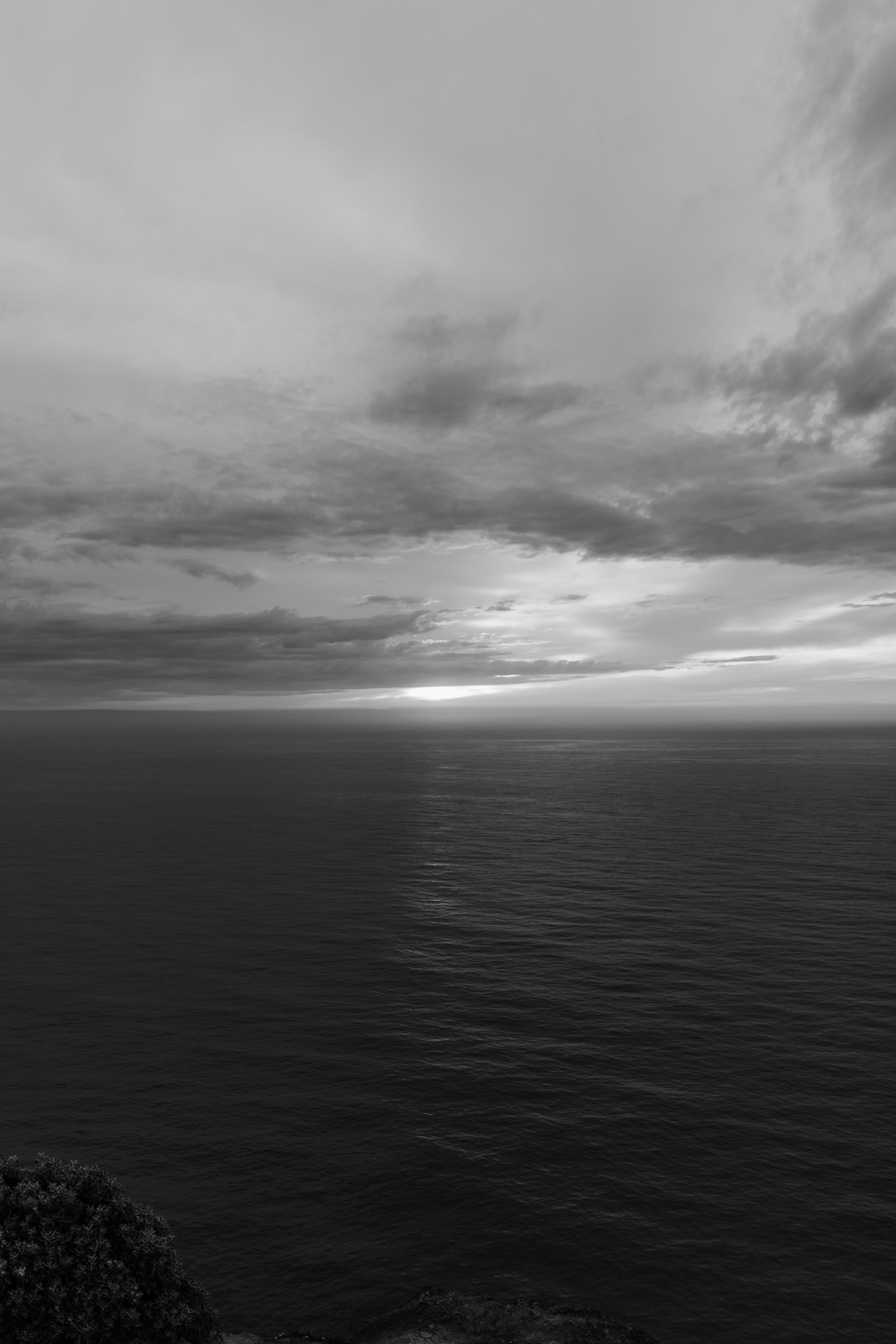 Distant Horizon at Dusk over Quiet Sea