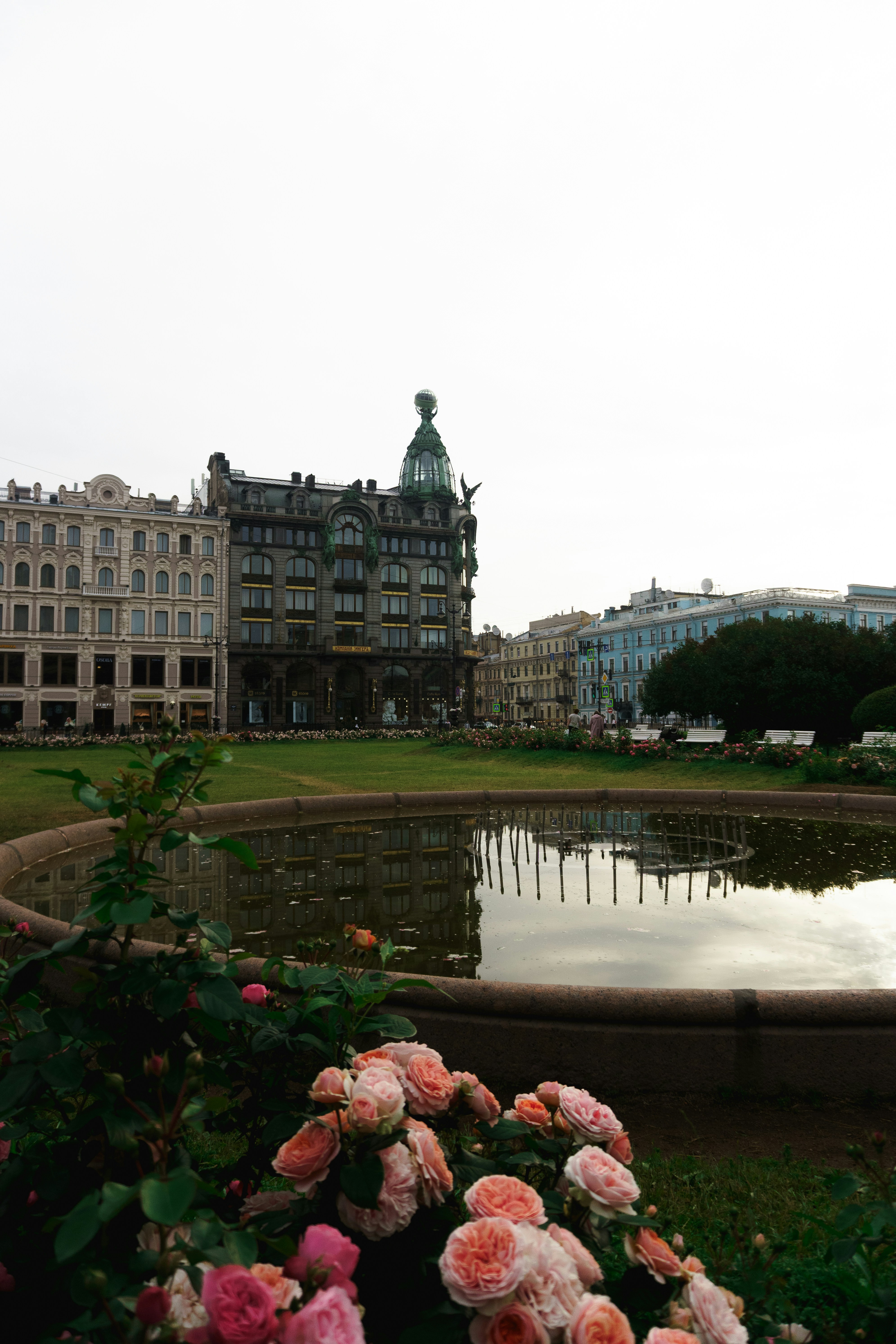 Urban Garden by the Lake: Roses Framing a Historic Vista