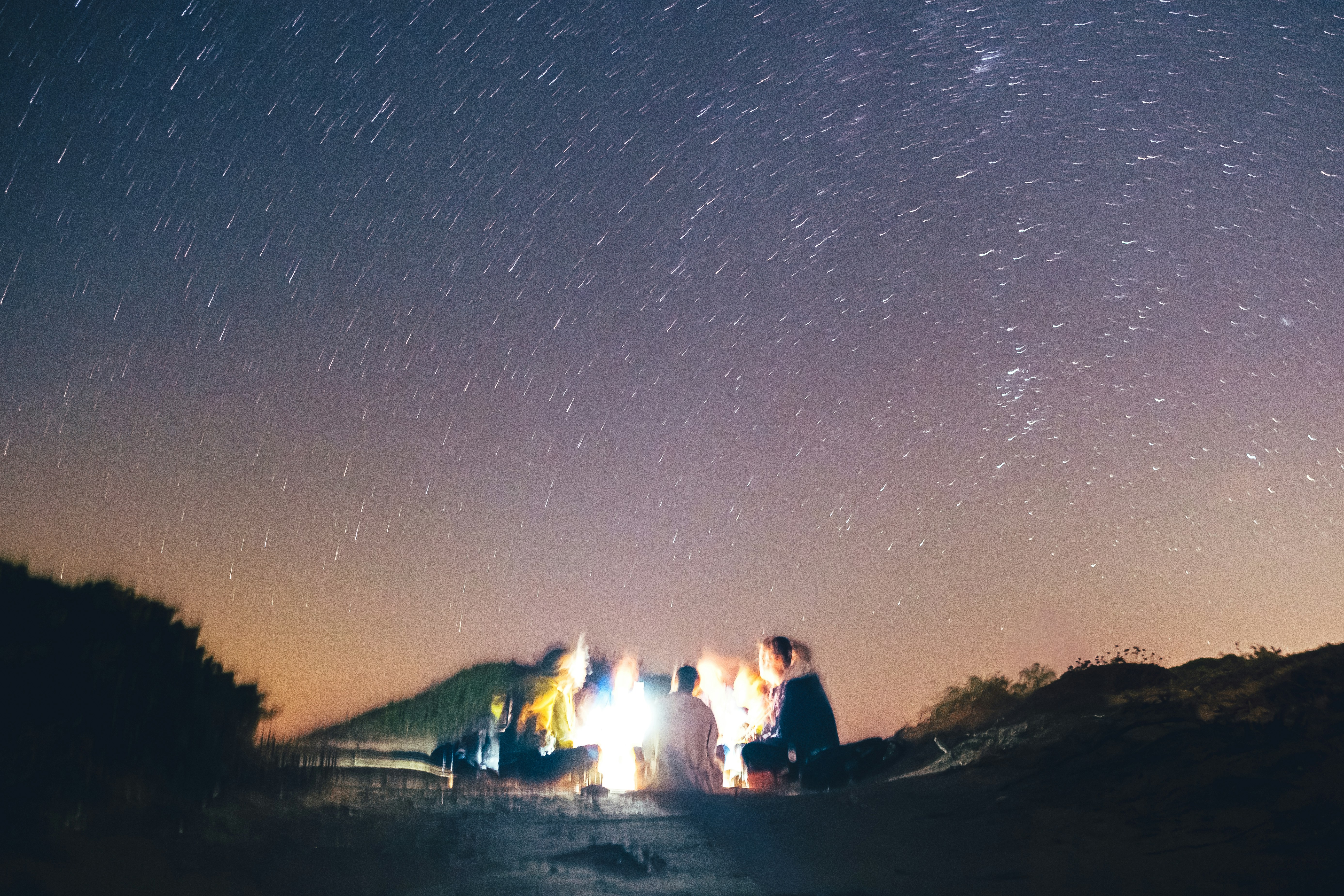 Starry Circle: Nighttime Gather with Moving Stars