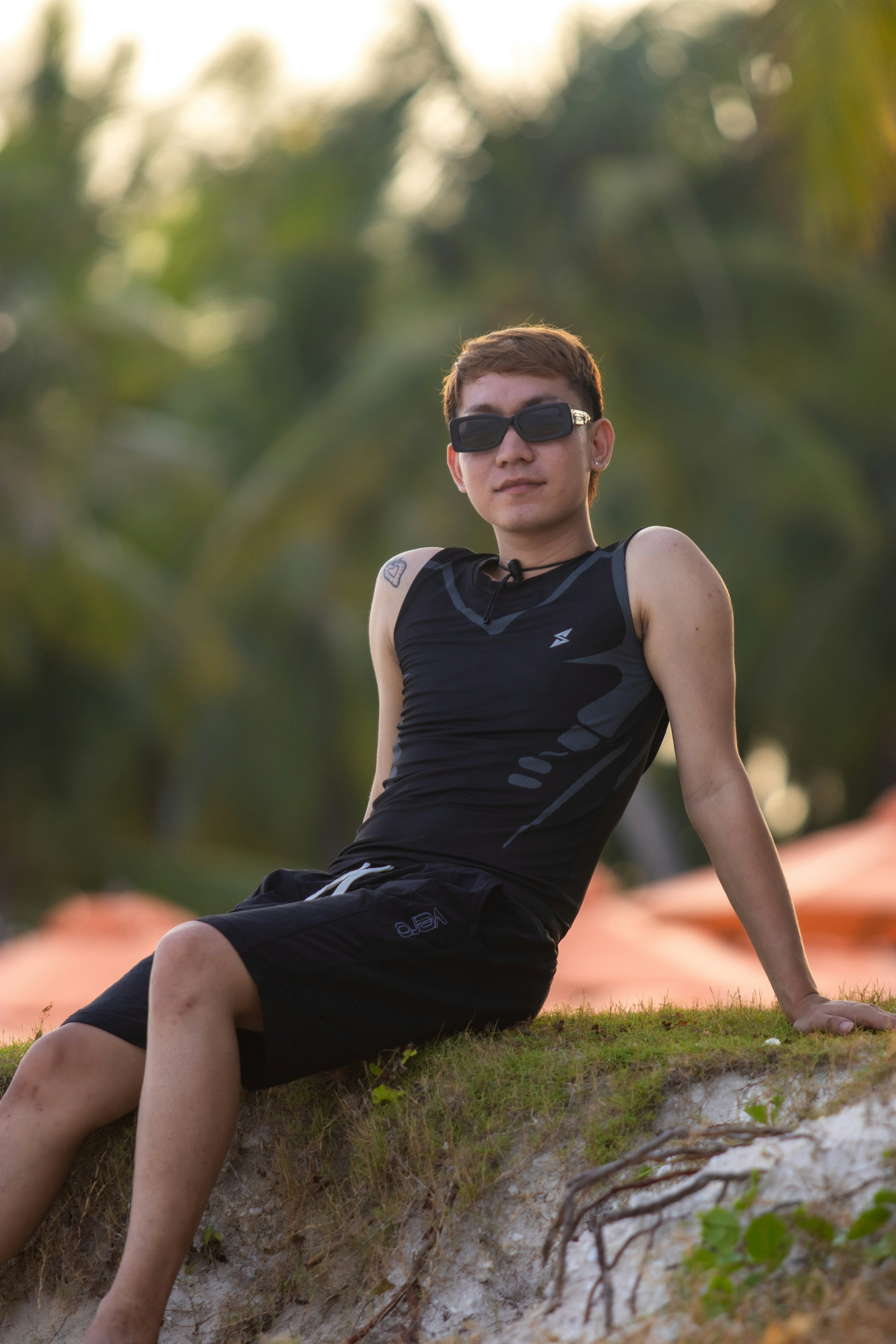 Leisure in the Palm Shade