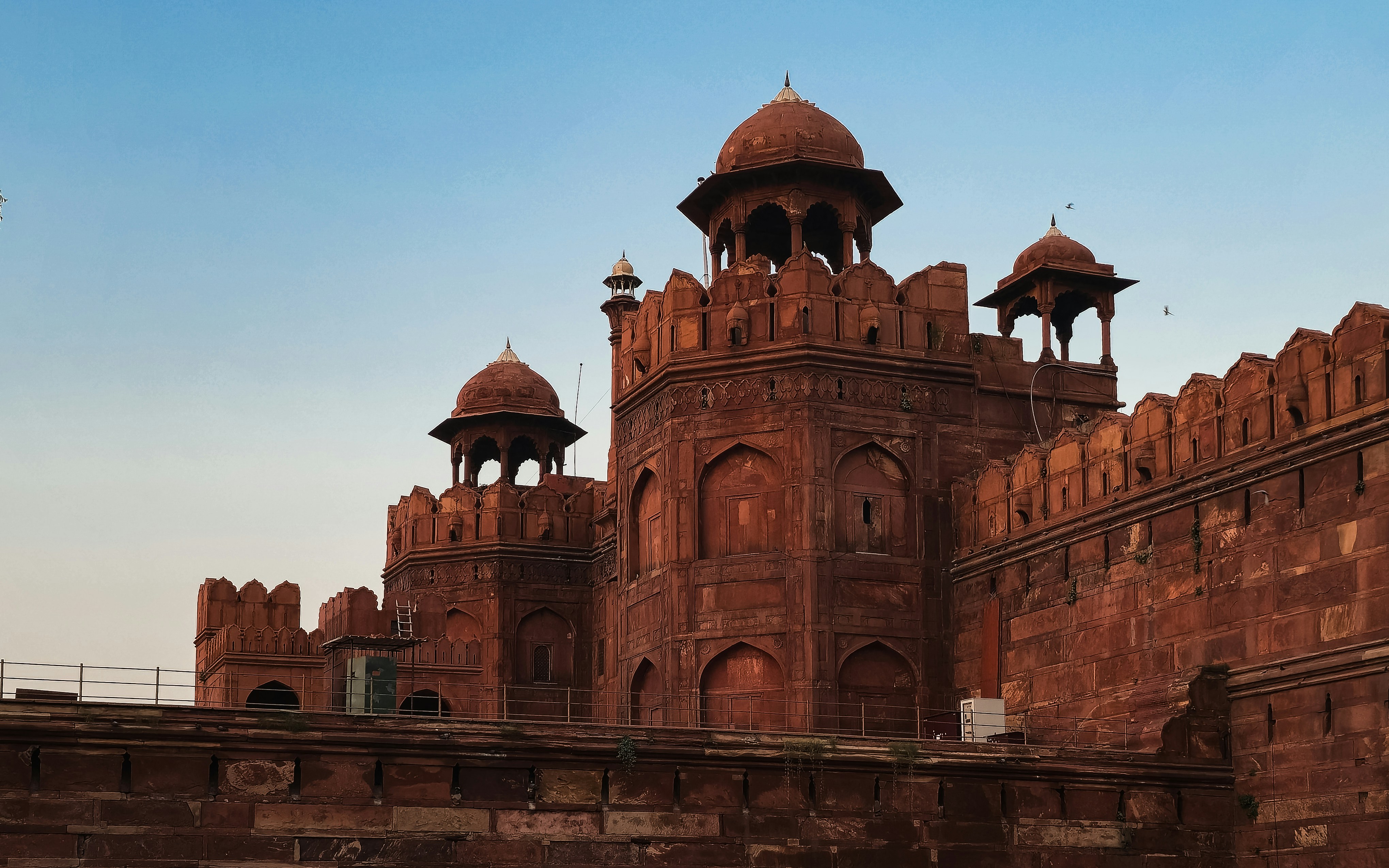 Ruined Red Fortress: Guardians of the Kamal Gate