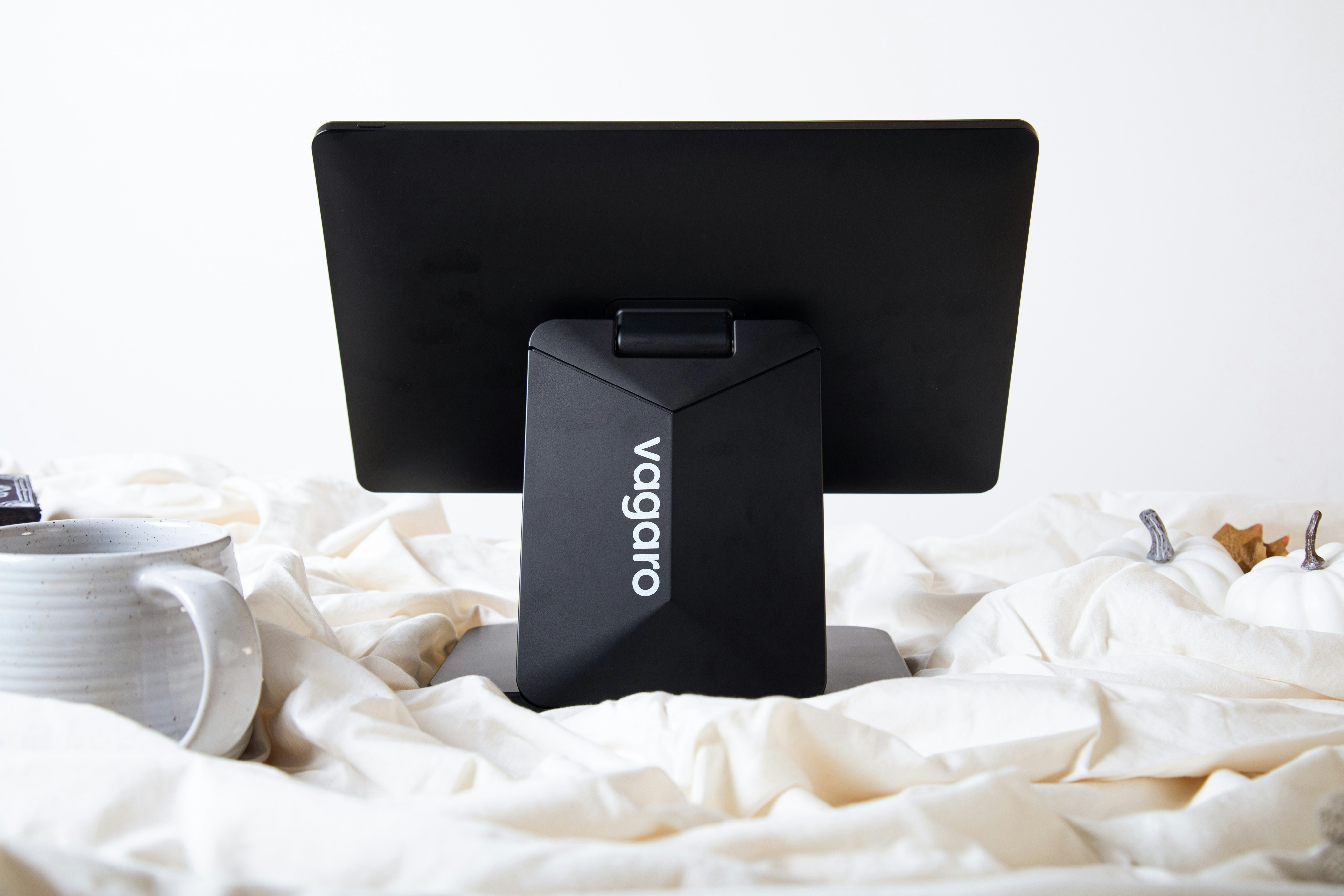 Tabletop Studio Stand: A Quiet Moment with a Wireless Display