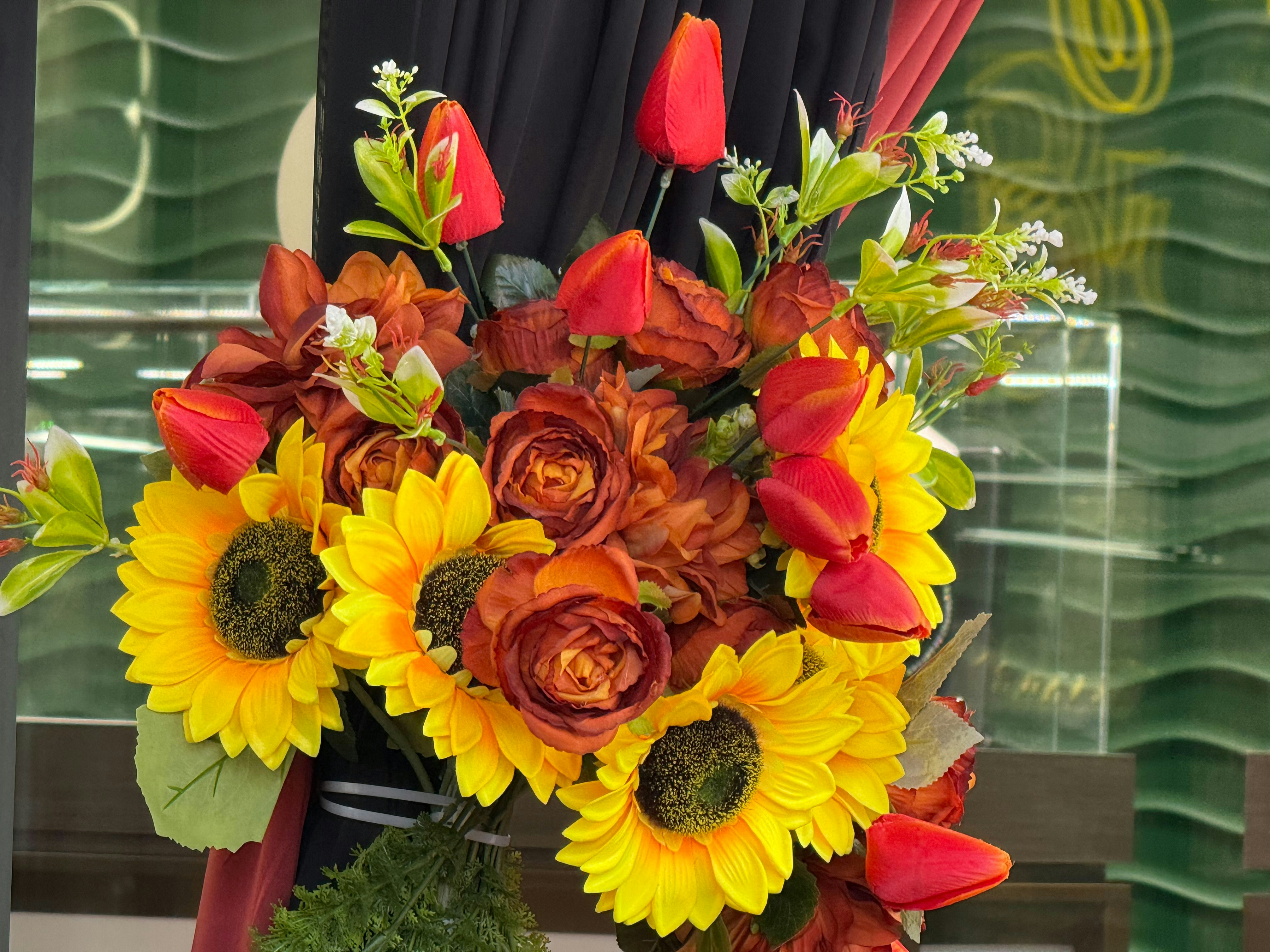 Autumn Bloom Burst: Sunflowers and Roses in a Vivid Bouquet