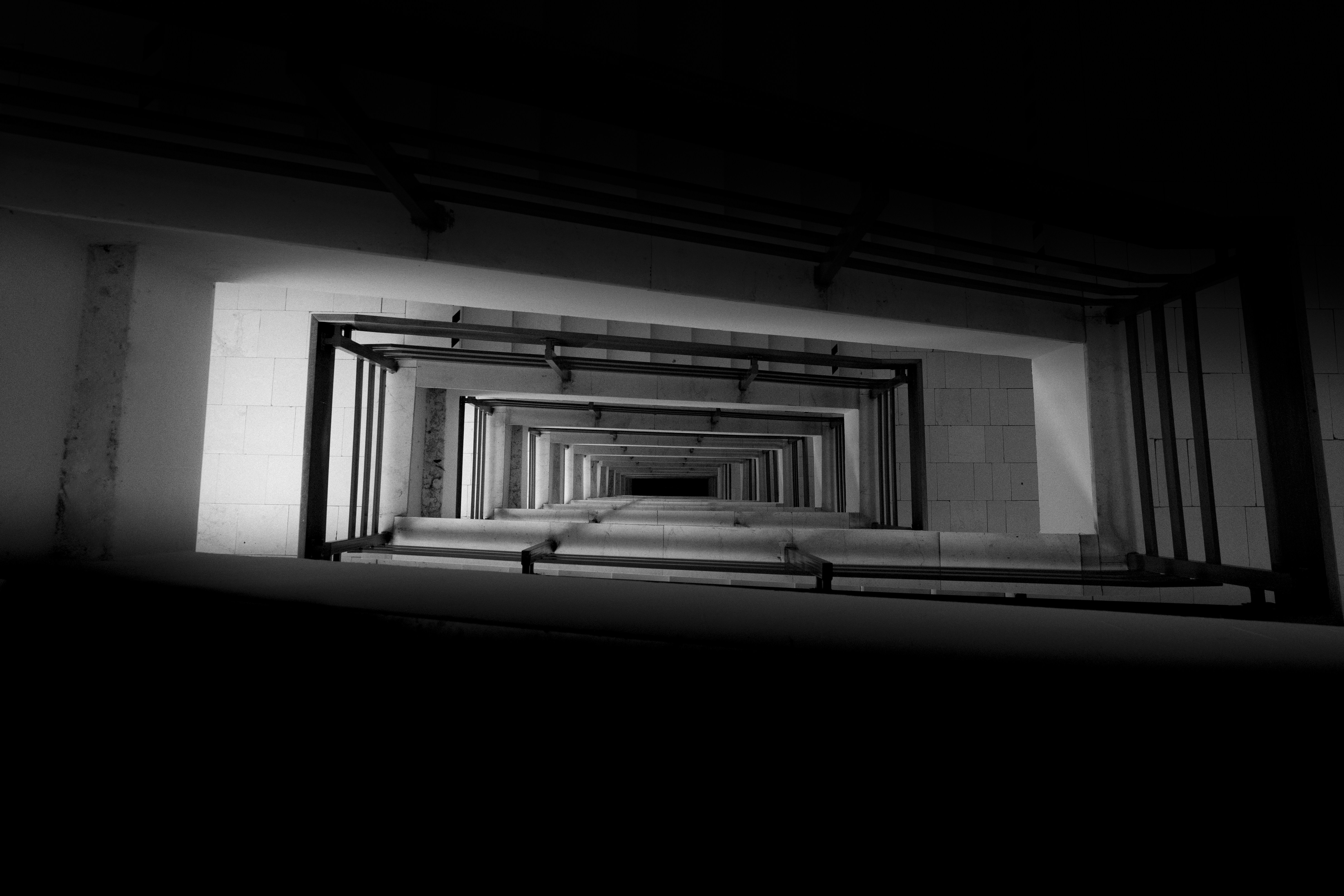 Rectangular Echoes: A Centered Descent through the Atrium