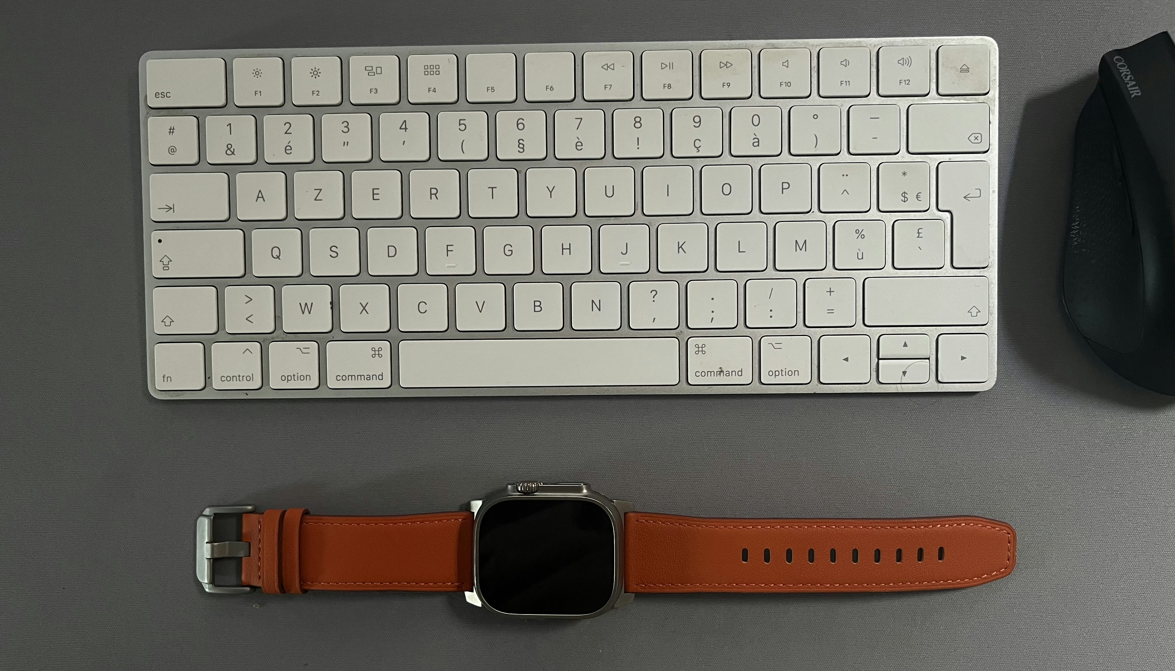 Quartz Reset: White Keyboard and Brown Strap Apple Watch Quietly Grounded