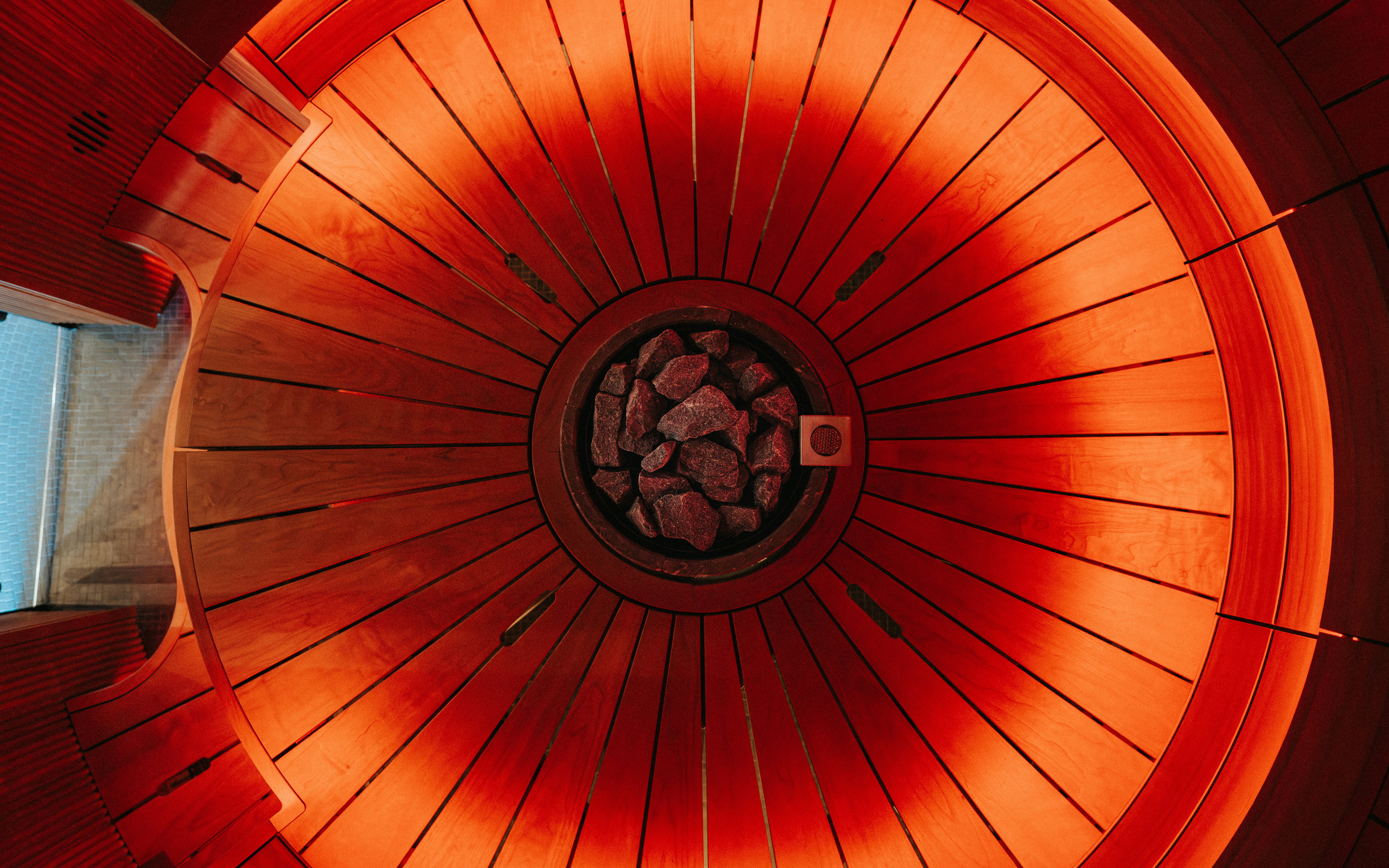 Circular Sauna Core: A Sunset-Glow Cedar Barrel
