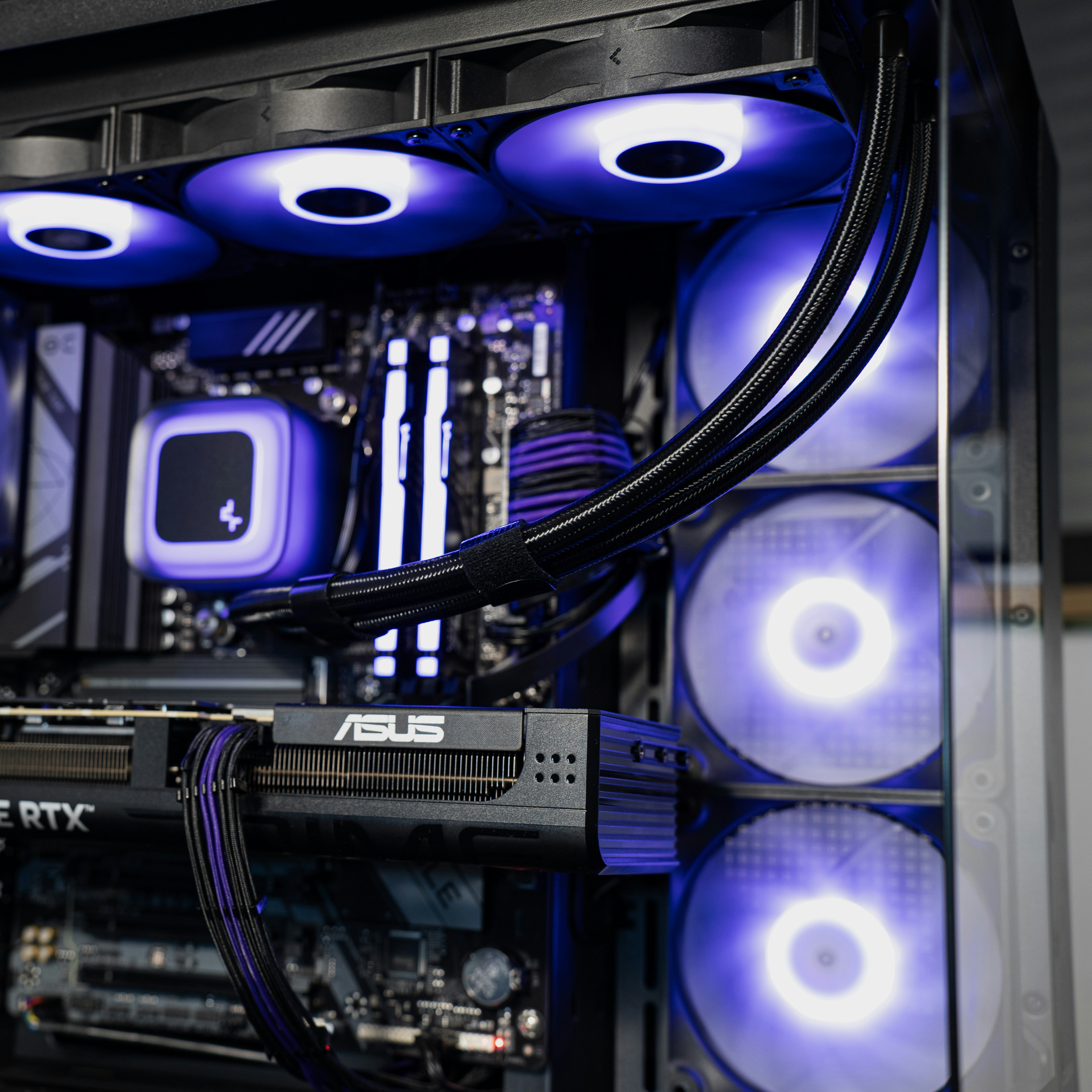 Luminous Core: A High-Performance PC Build with Violet-Blue Cooling