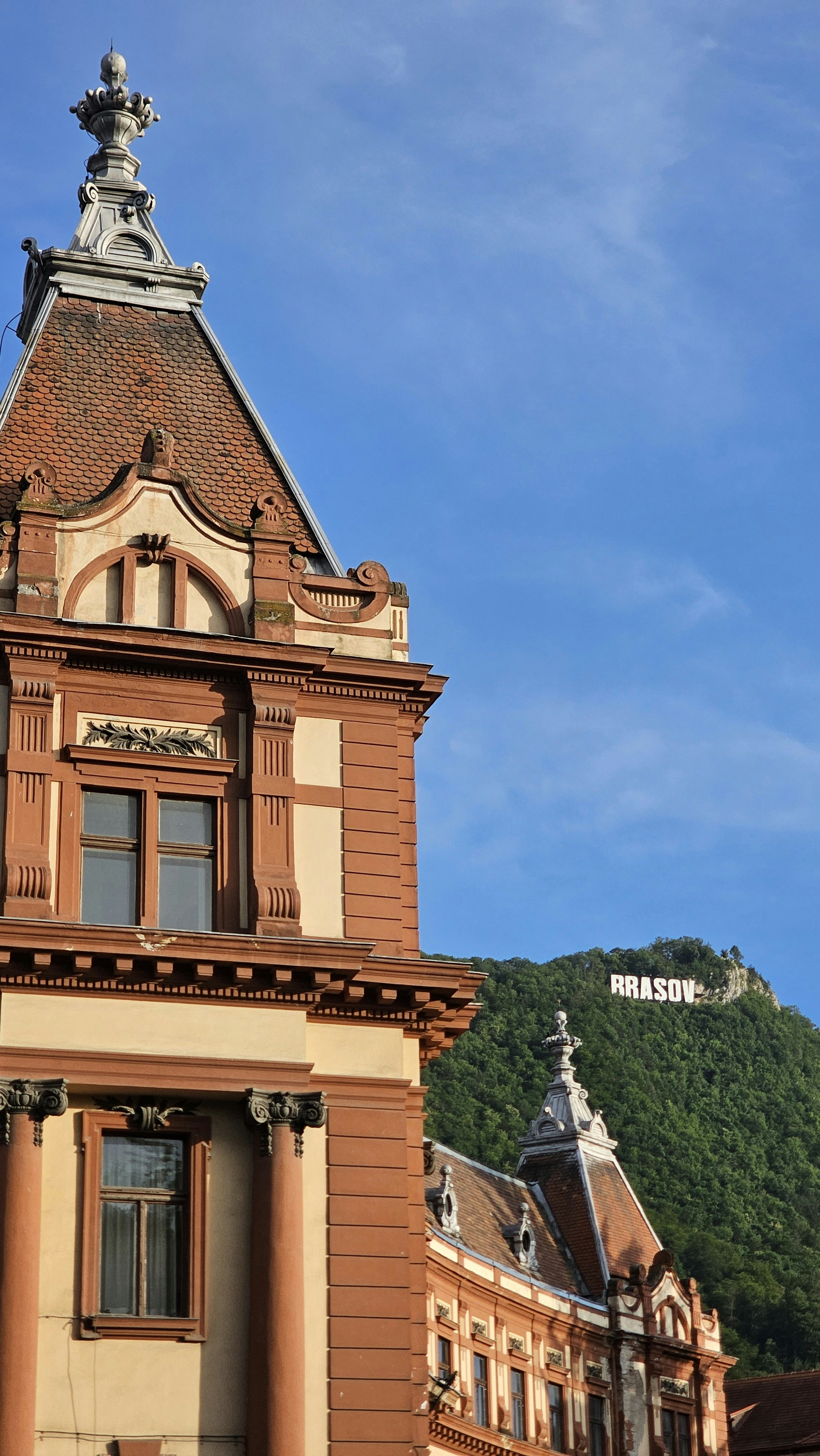 Ruas of Râșnov: A Cornerstone of 城 cityscape