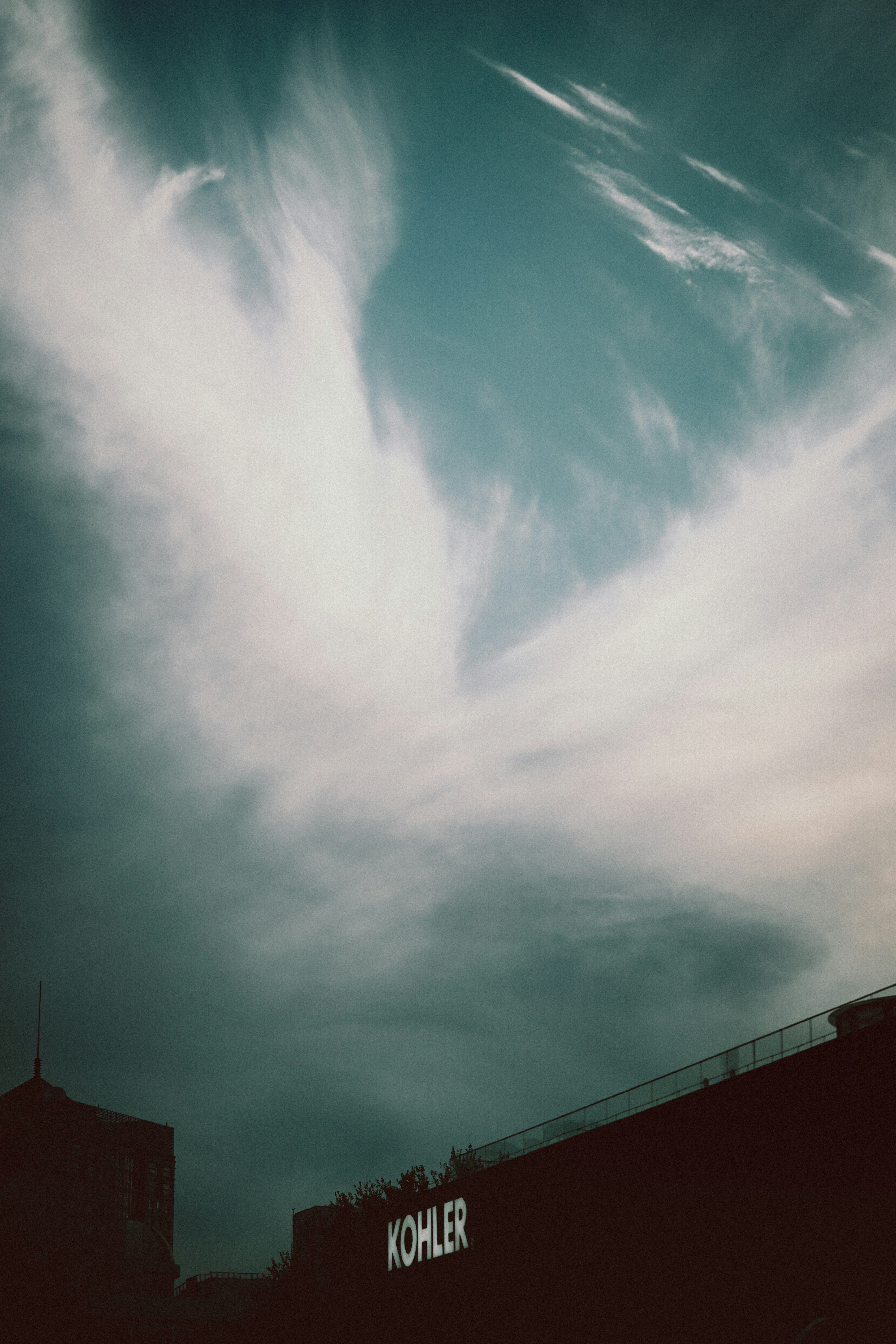 Skyward Silence Over a Silent Complex
