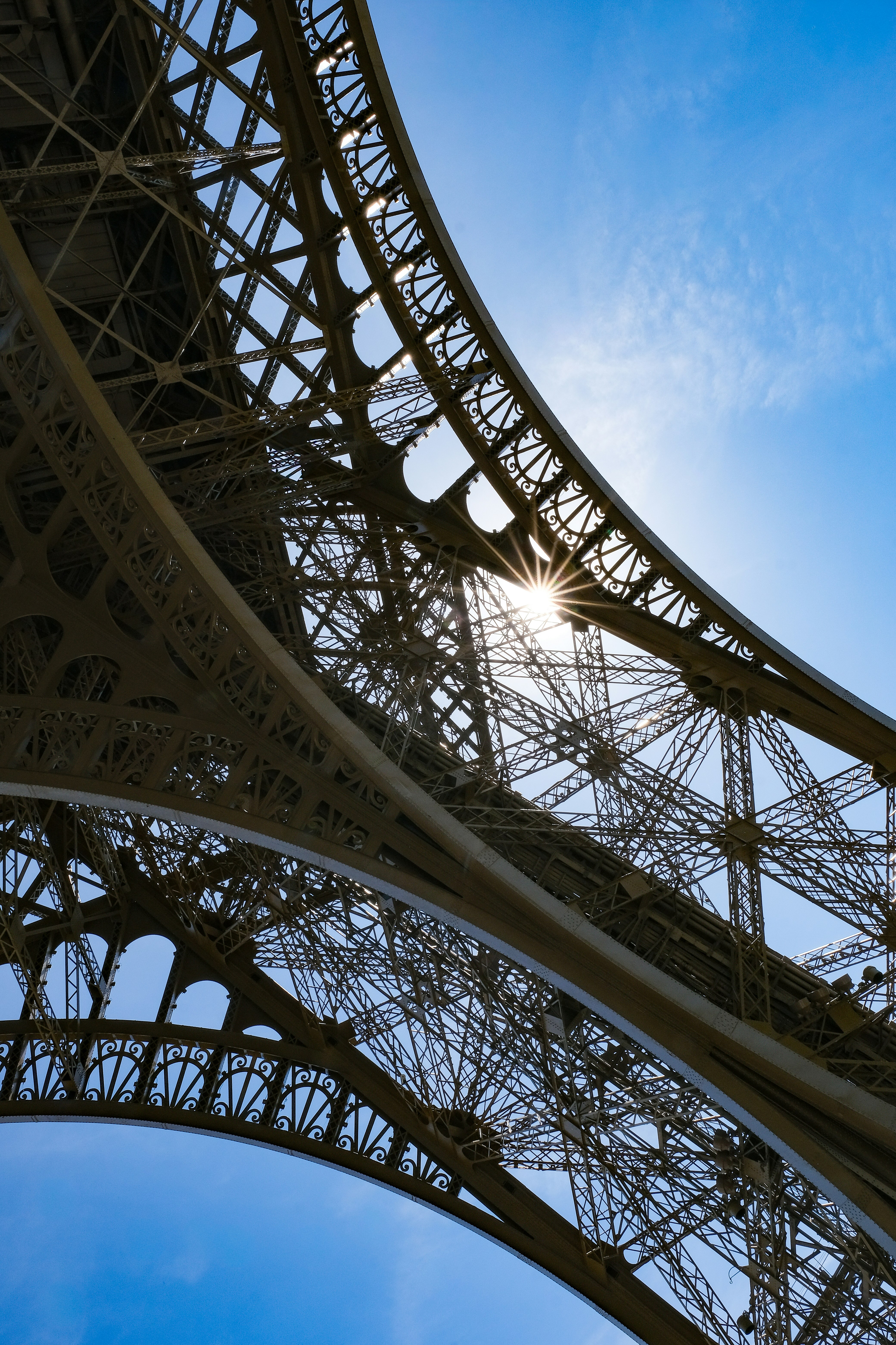 Sunlit Arc: a Mesmerizing Peek Under Paris’ Iron Canopy