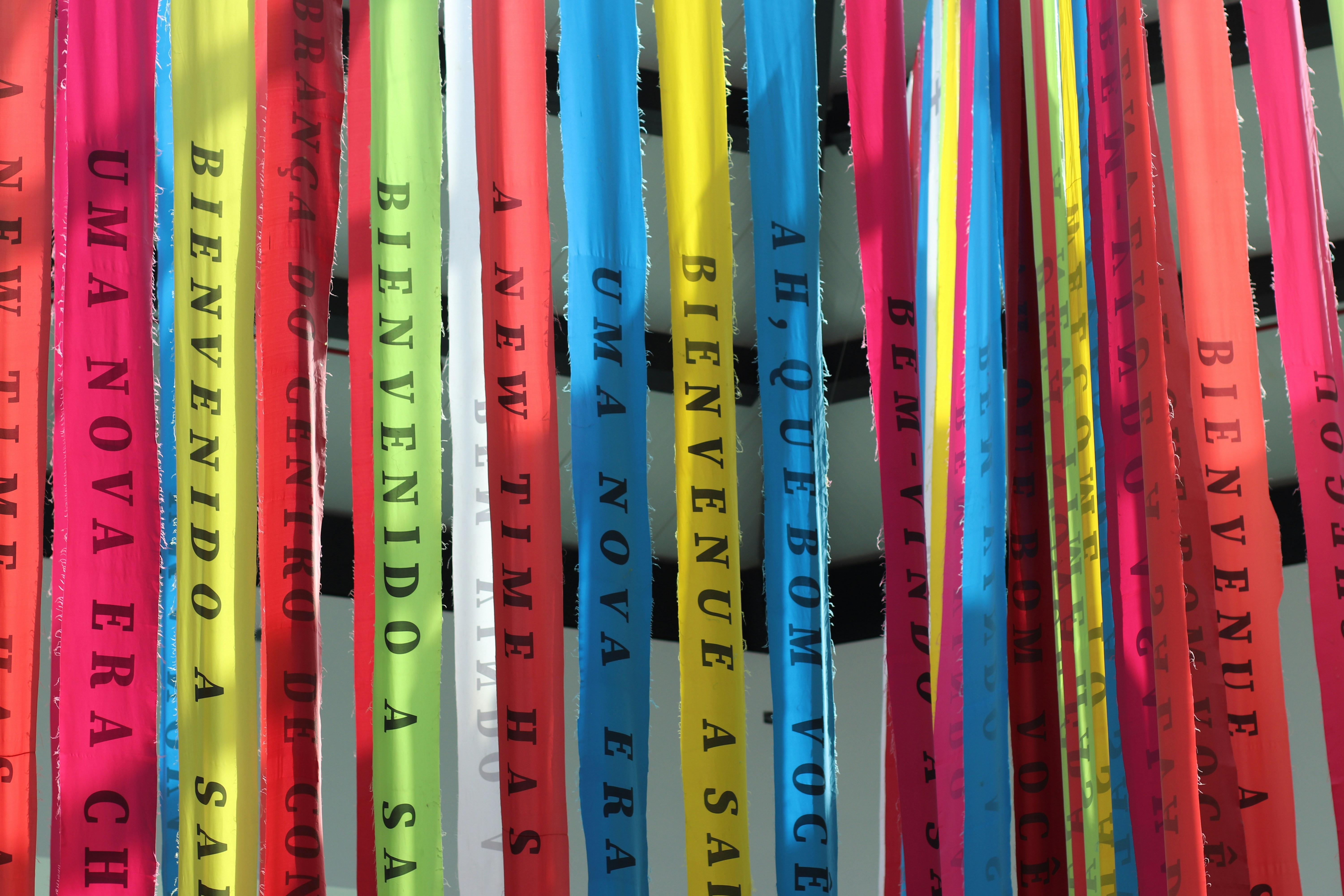 Chromatic Ribbons: A Parade of Saturated Strands