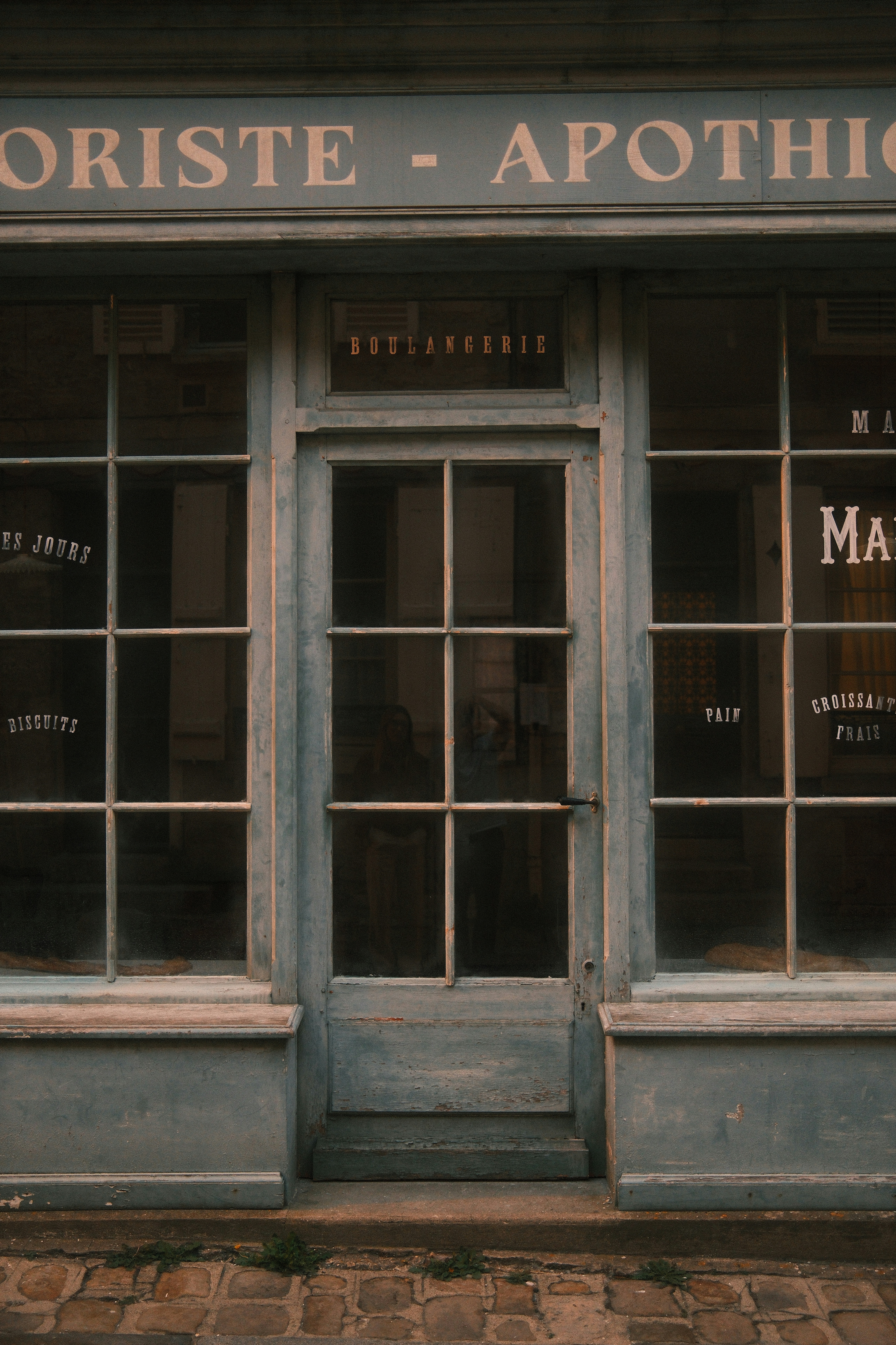 Hue and Heartbeat of a Timeworn Boulangerie
