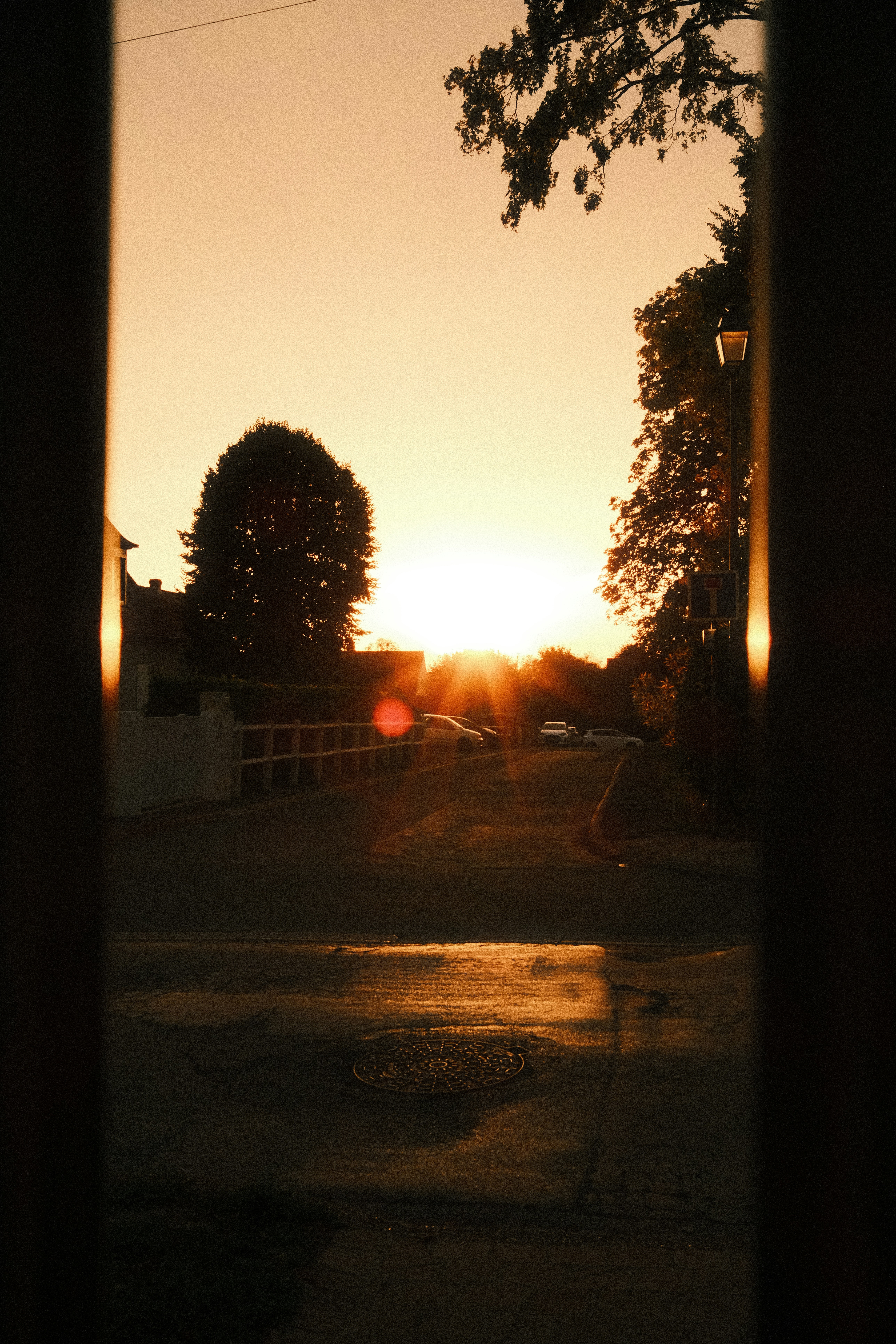 Sunburst Through a Narrow Corridor: Sunset Reach