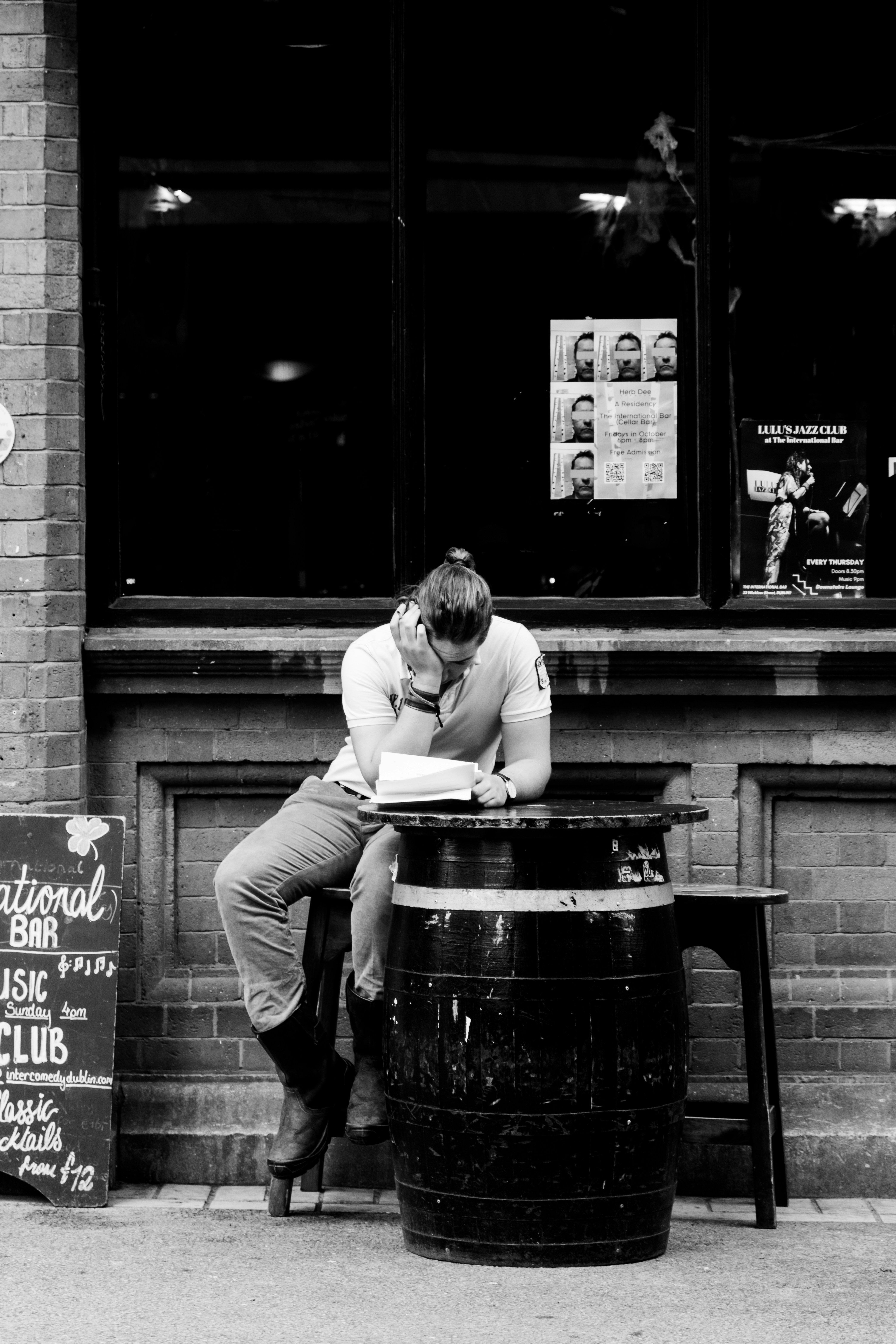 Sketching Stillness: A Reader in a Quiet Urban Nook
